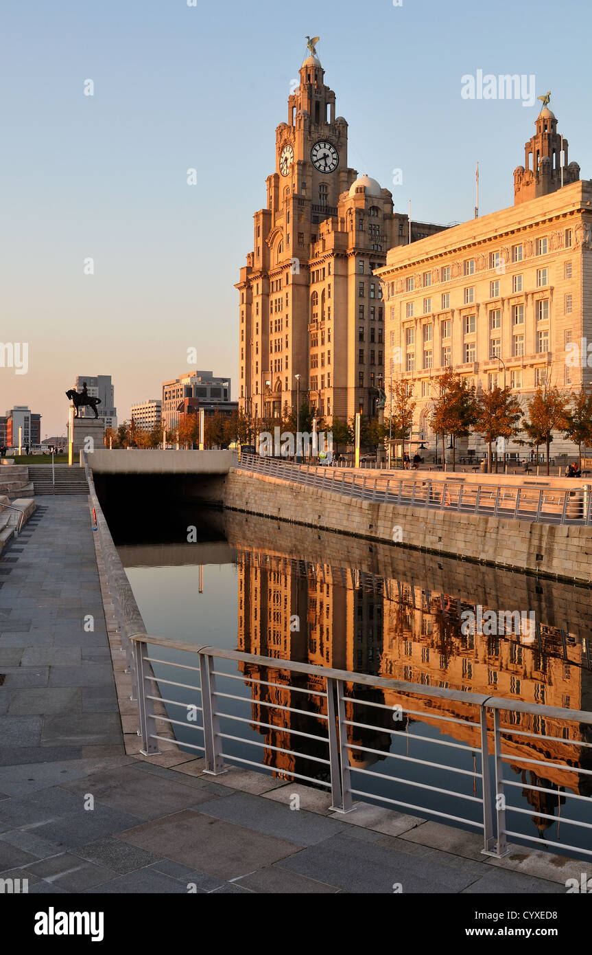 Liverpool waterfront modern buildings hi-res stock photography and ...
