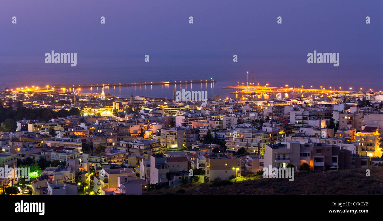 Rethymno harbour at night Stock Photo - Alamy