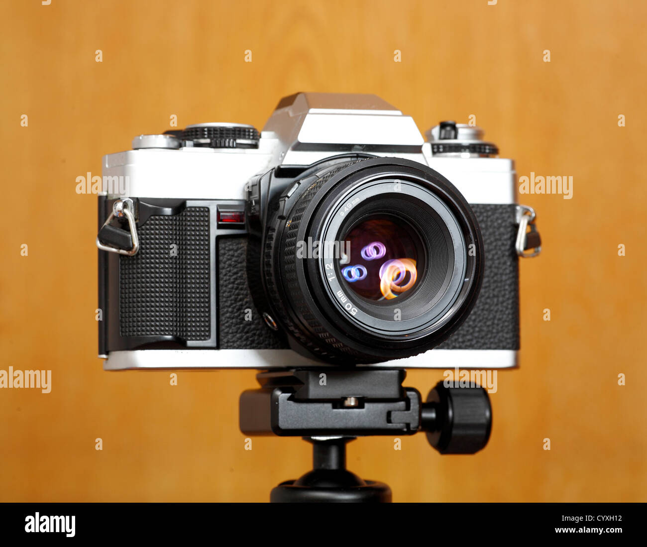 Old camera hi-res stock photography and images - Alamy