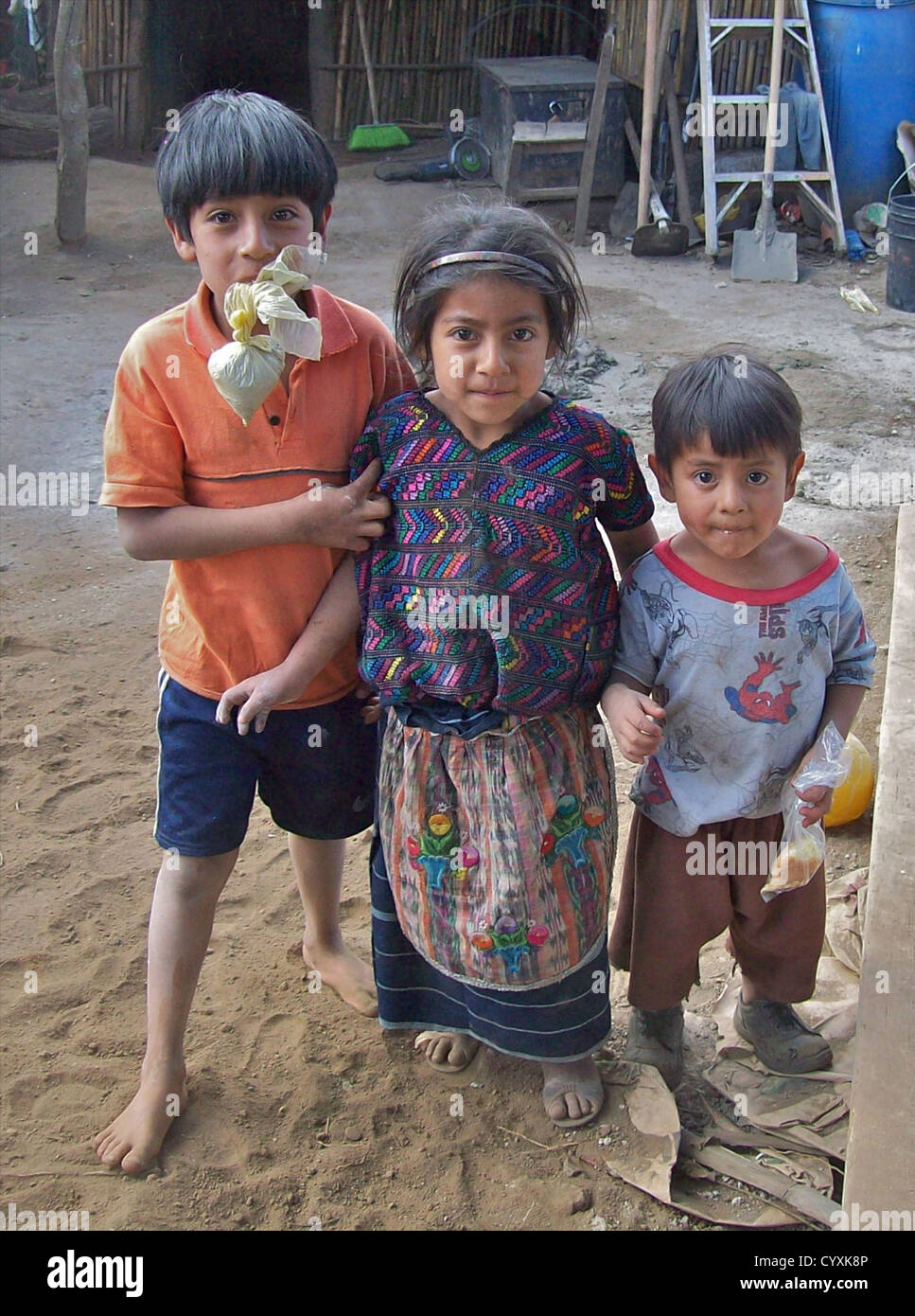 Students UK Gap Year Volunteers working in Guatemala building homes for ...