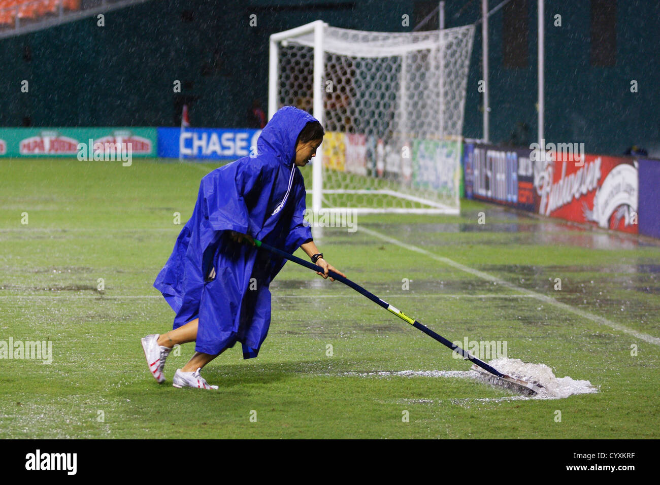 Soccer field and stadium hi-res stock photography and images - Alamy