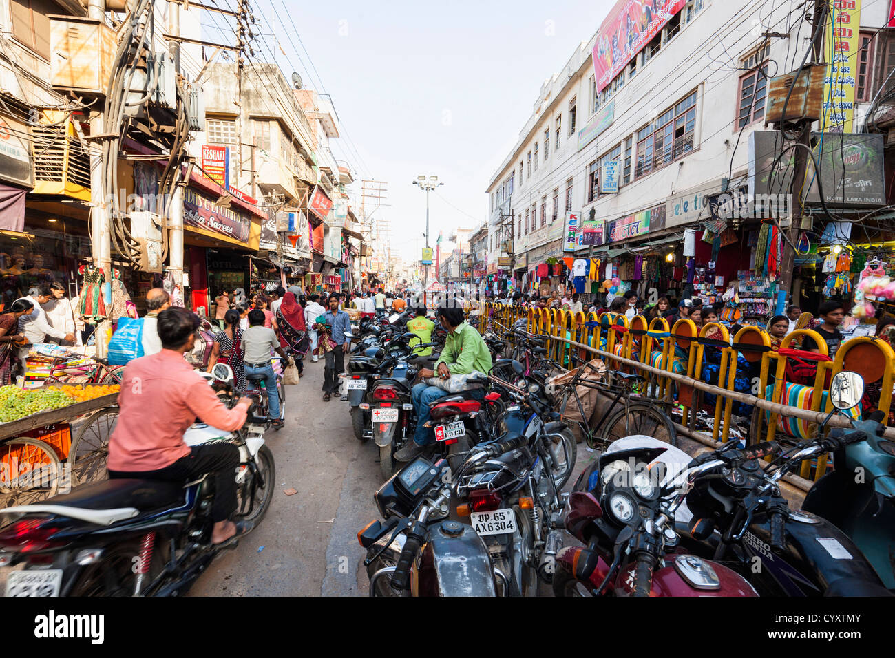 India, Uttar Pradesh, Banaras, Traffic in Varanasi Stock Photo - Alamy