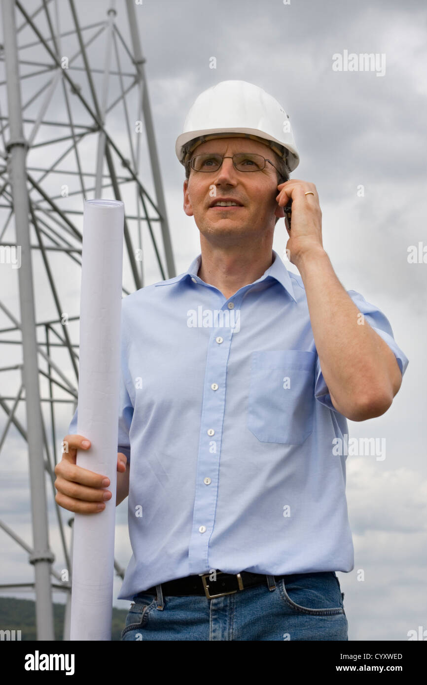 Engineer working on oil rig hi-res stock photography and images - Alamy