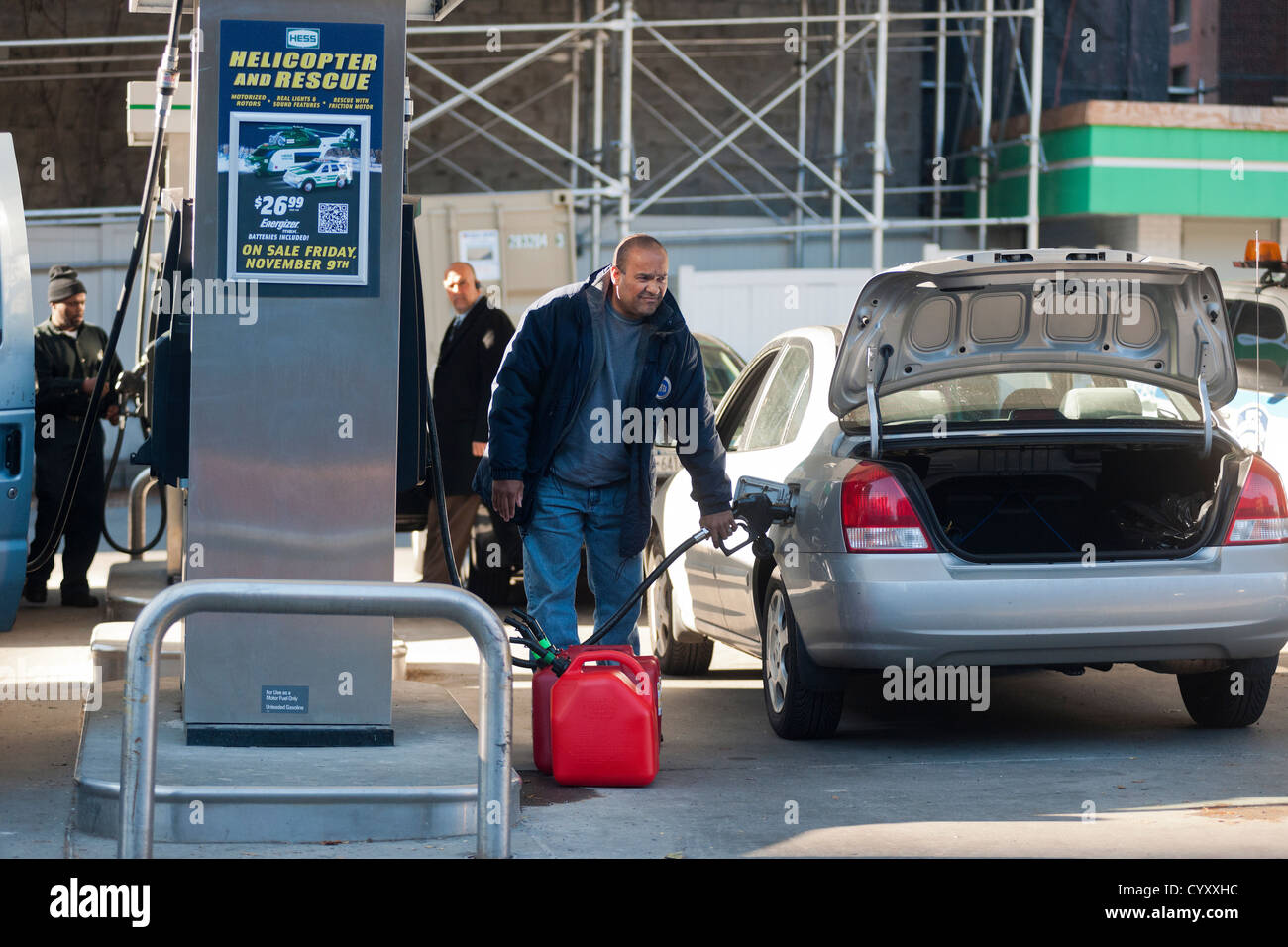 Hess gas station hi-res stock photography and images - Alamy