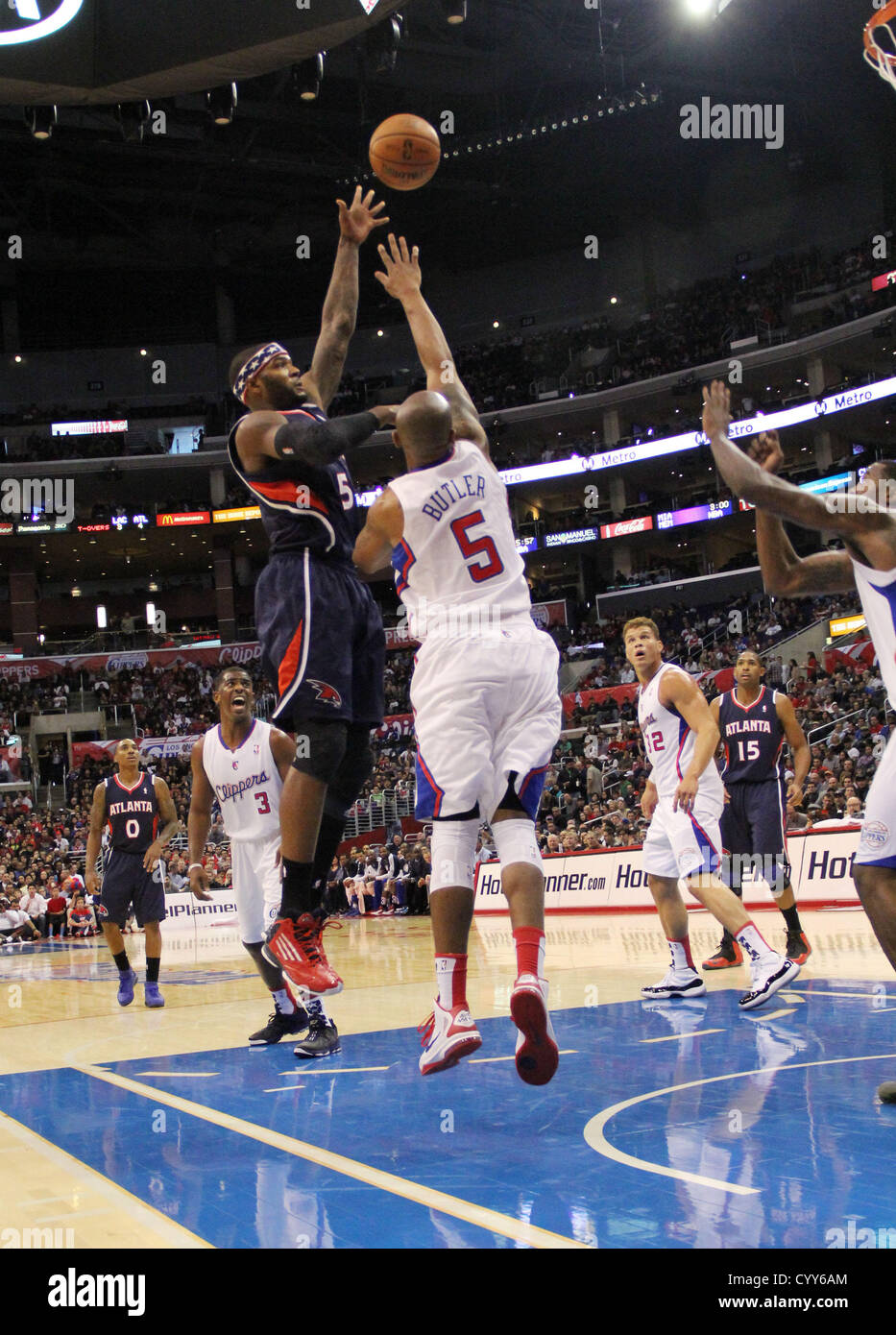 Jan. 11, 2013 - Los Angeles, California, U.S - Hawks forward Josh Smith shoots over Clipper ...