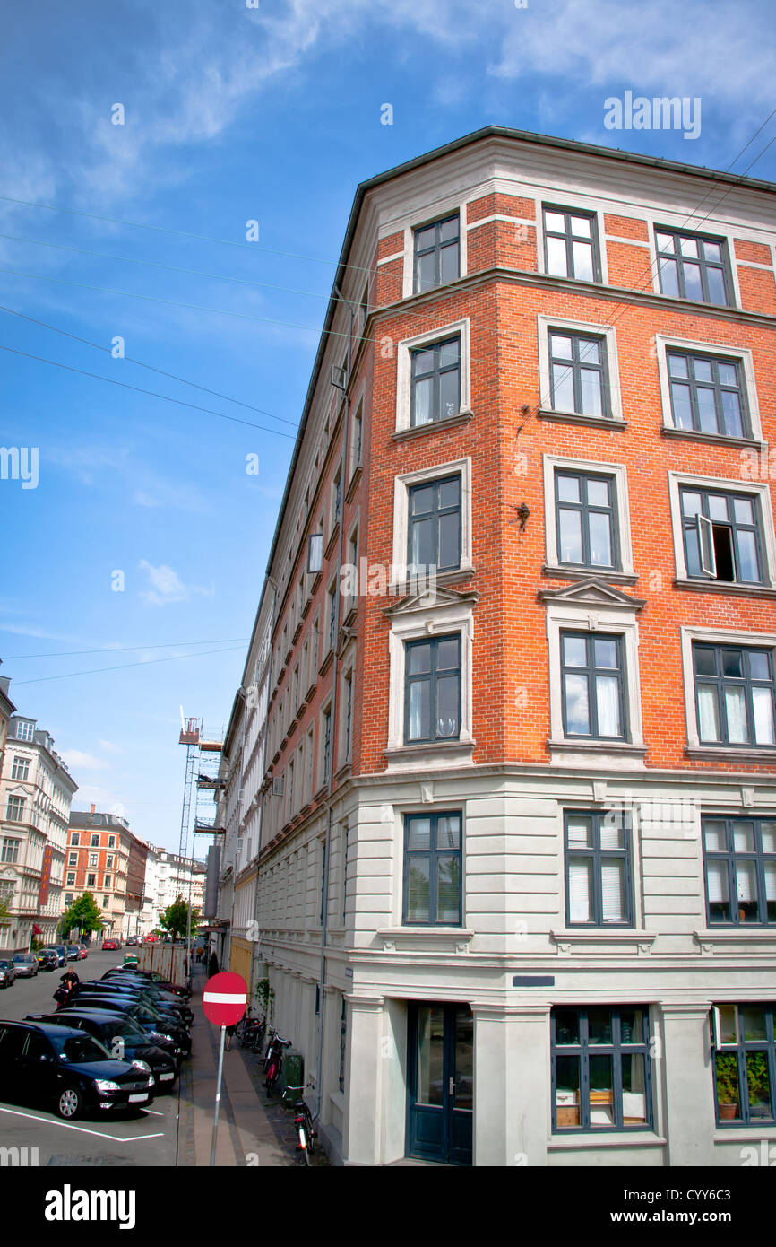 Orange building hi-res stock photography and images - Alamy