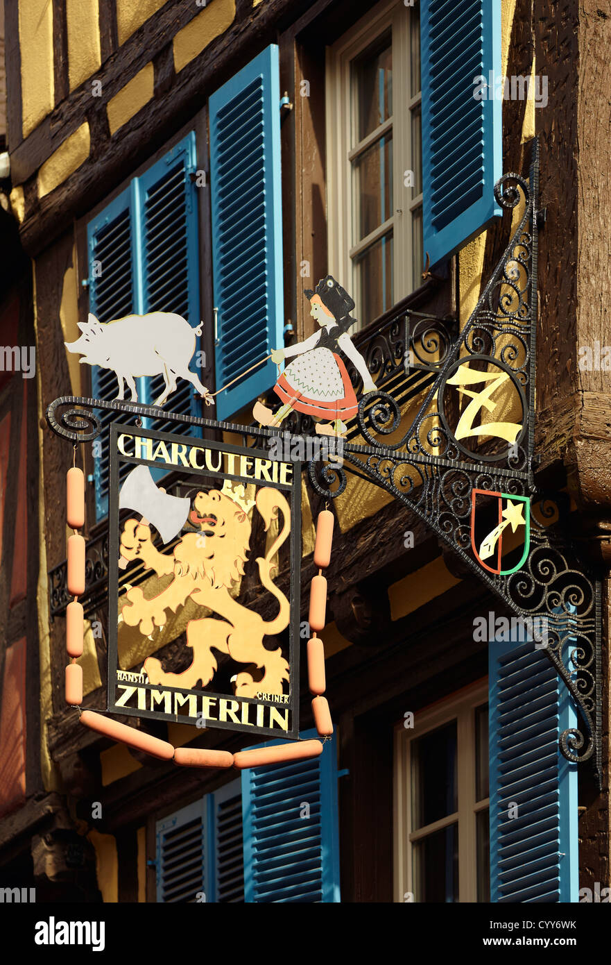 Metal sign bracket hi-res stock photography and images - Alamy