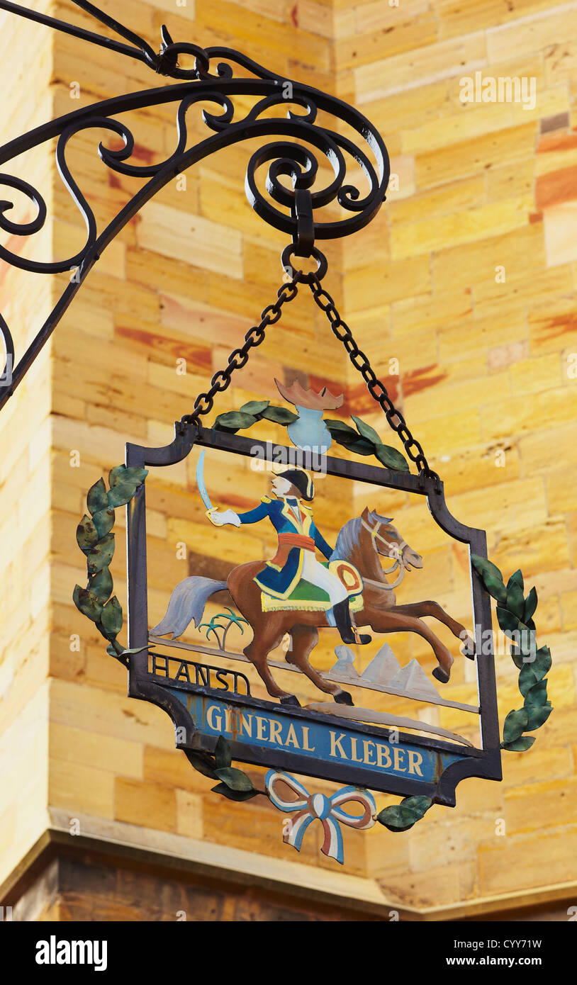 Metal sign bracket hi-res stock photography and images - Alamy