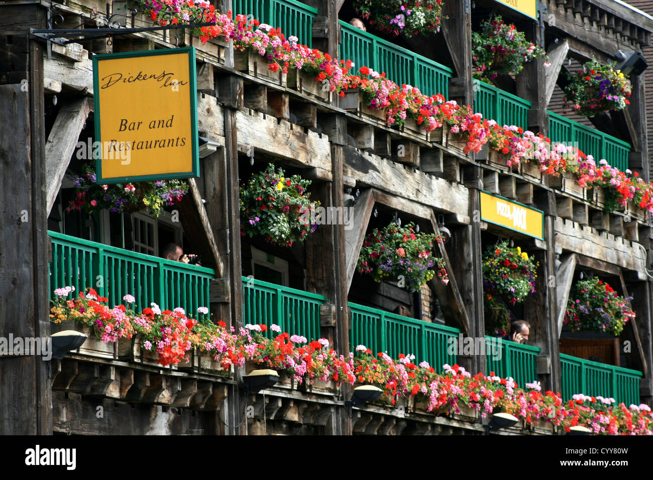 Wapping docks hi-res stock photography and images - Alamy