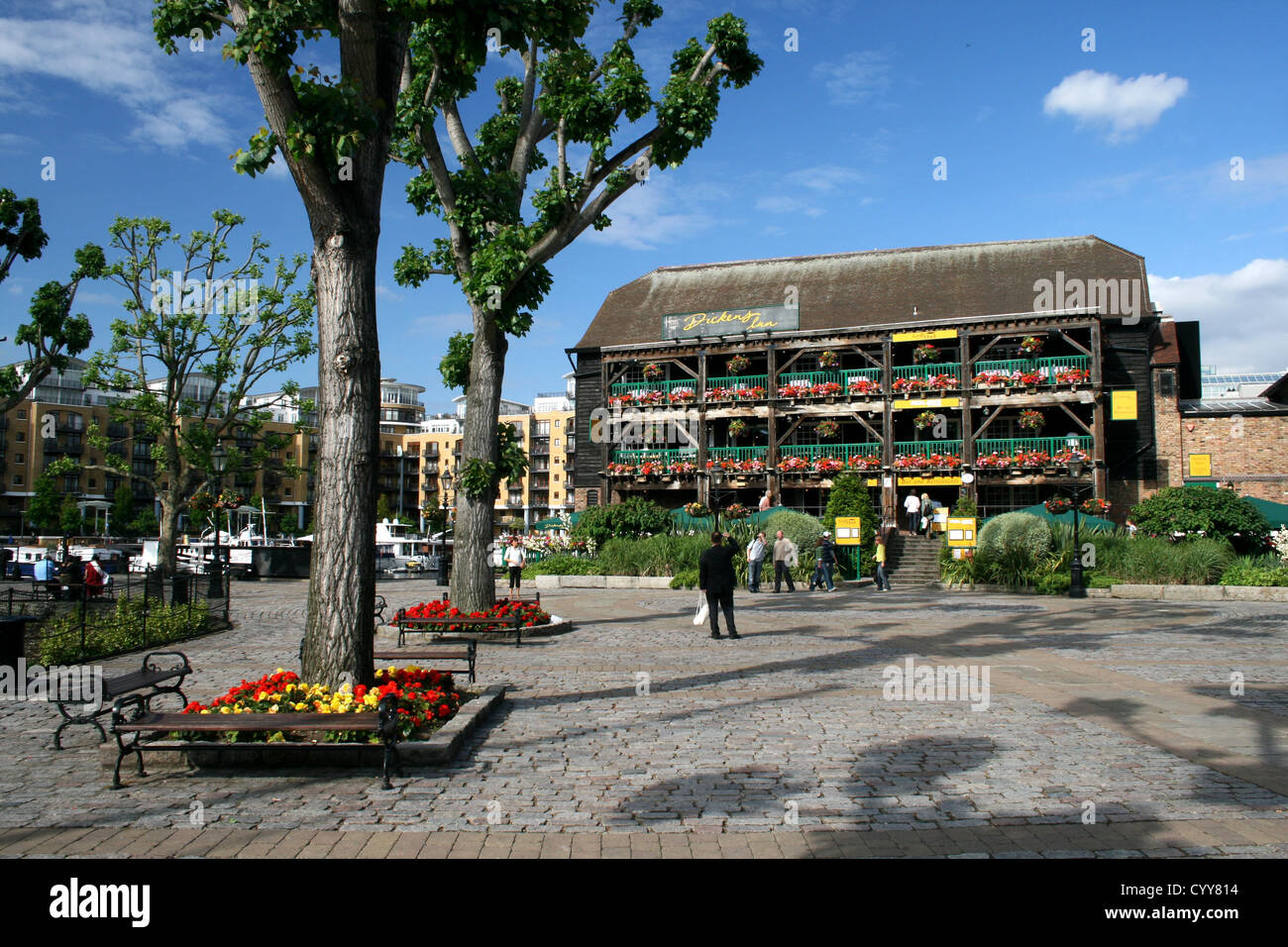 English docks hi-res stock photography and images - Alamy