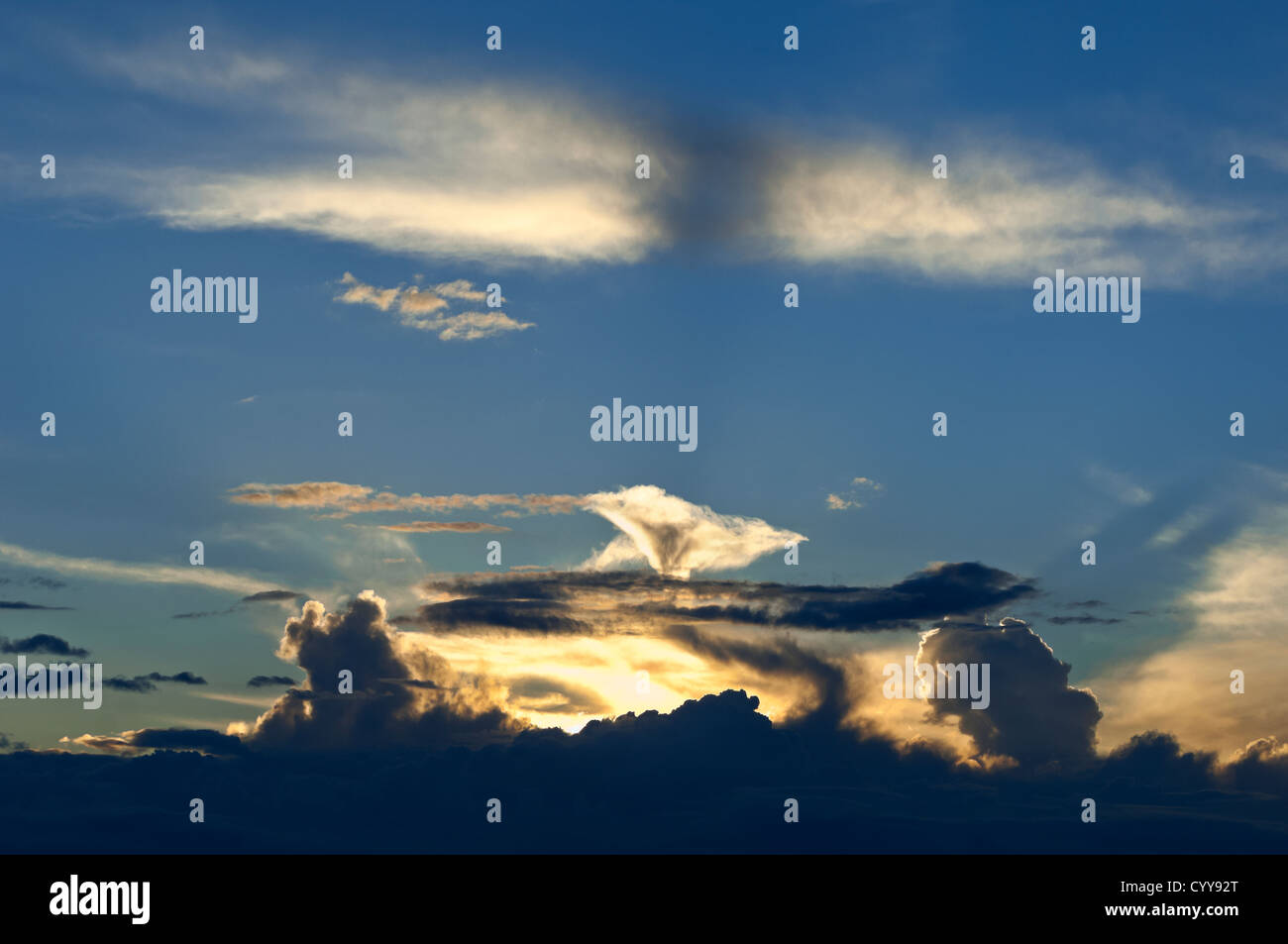 Clouds sunburst hi-res stock photography and images - Alamy
