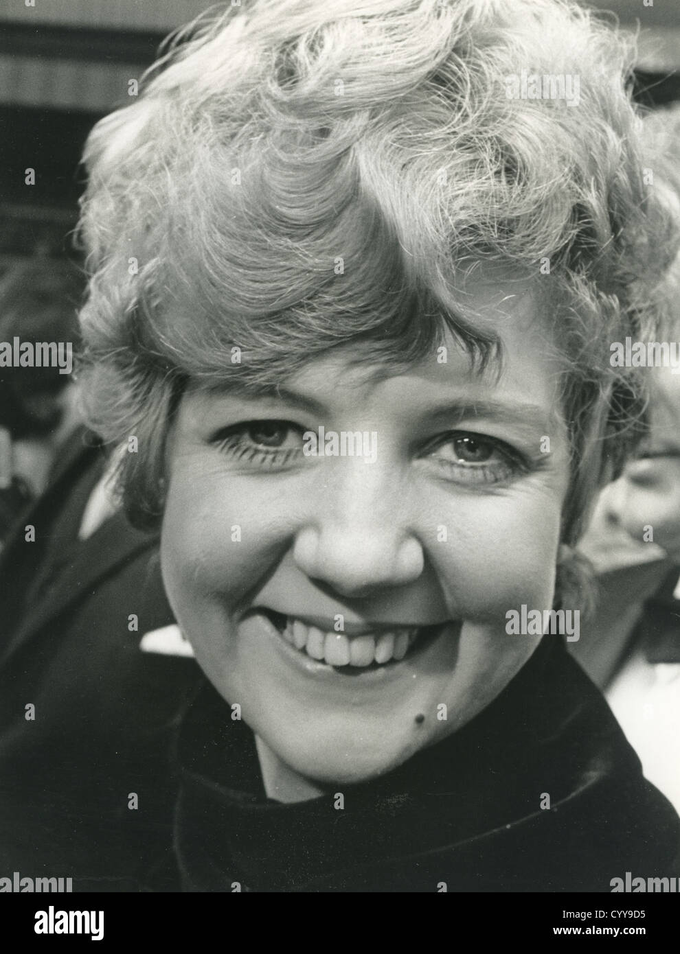 Cilla black uk pop singer hi-res stock photography and images - Alamy