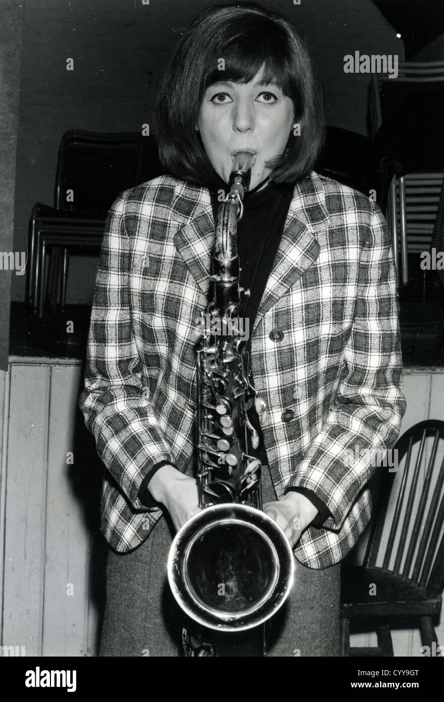 CILLA BLACK UK pop singer in 1964 Stock Photo - Alamy