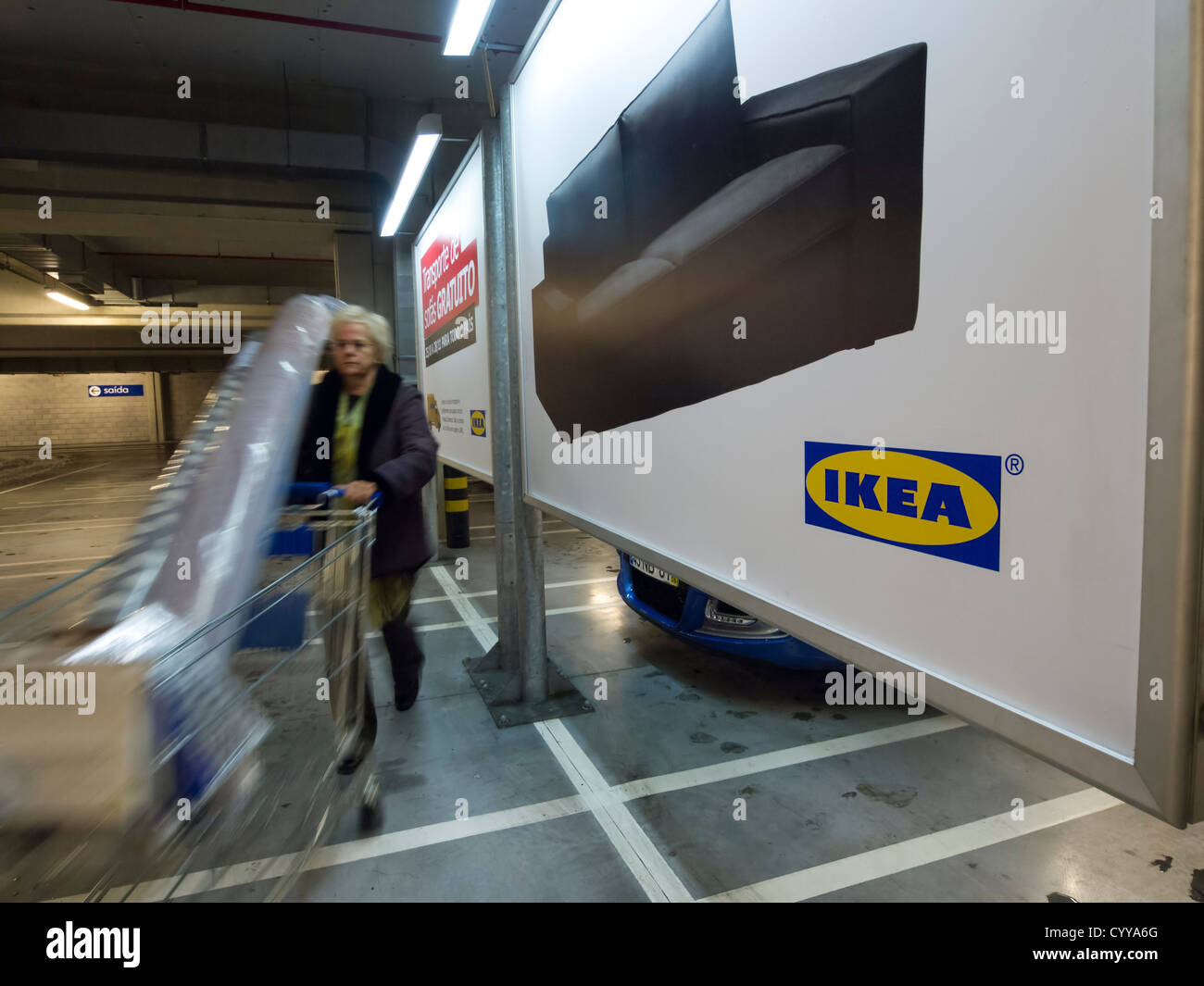 Ikea Shopping Trolley Stock Photos & Ikea Shopping Trolley Stock Images ...