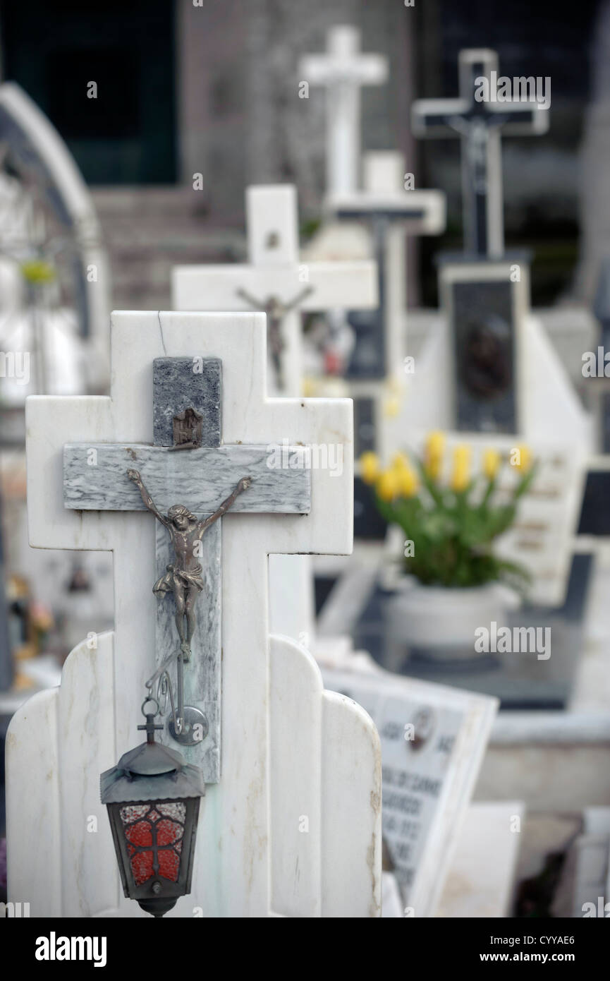 Christ church burial grounds hi-res stock photography and images - Alamy