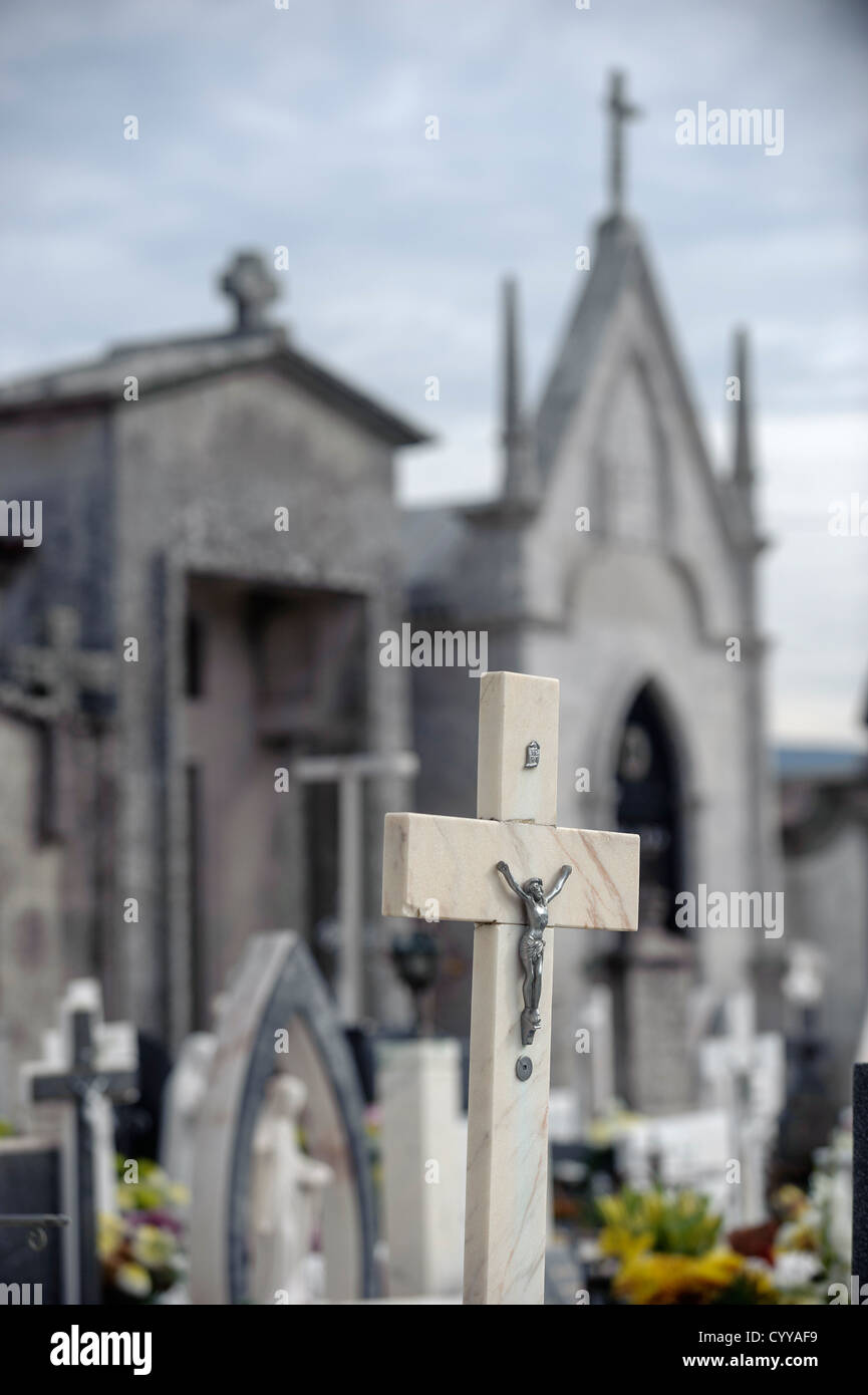 Christ church burial grounds hi-res stock photography and images - Alamy