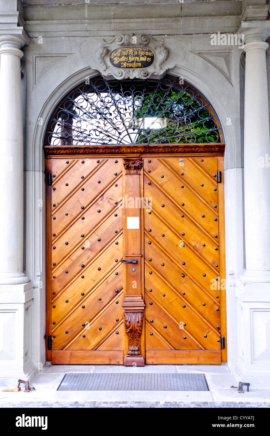 Wood doors hi-res stock photography and images - Alamy