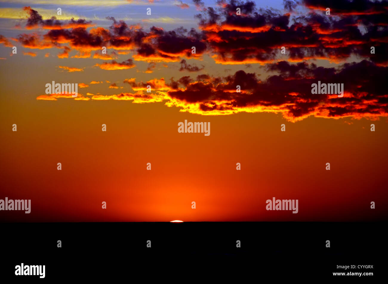 The sun goes down sun hi-res stock photography and images - Alamy