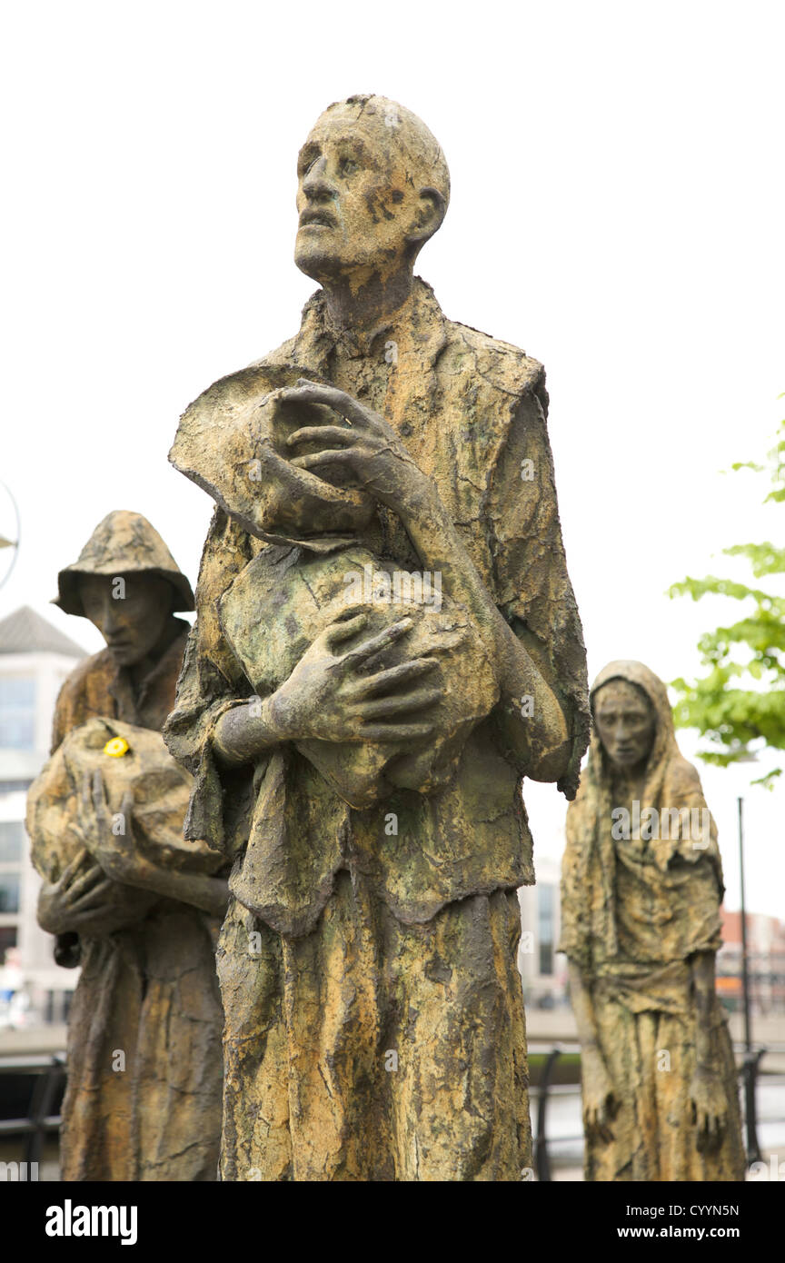 irish famine statues at a public street in dublin Stock Photo - Alamy