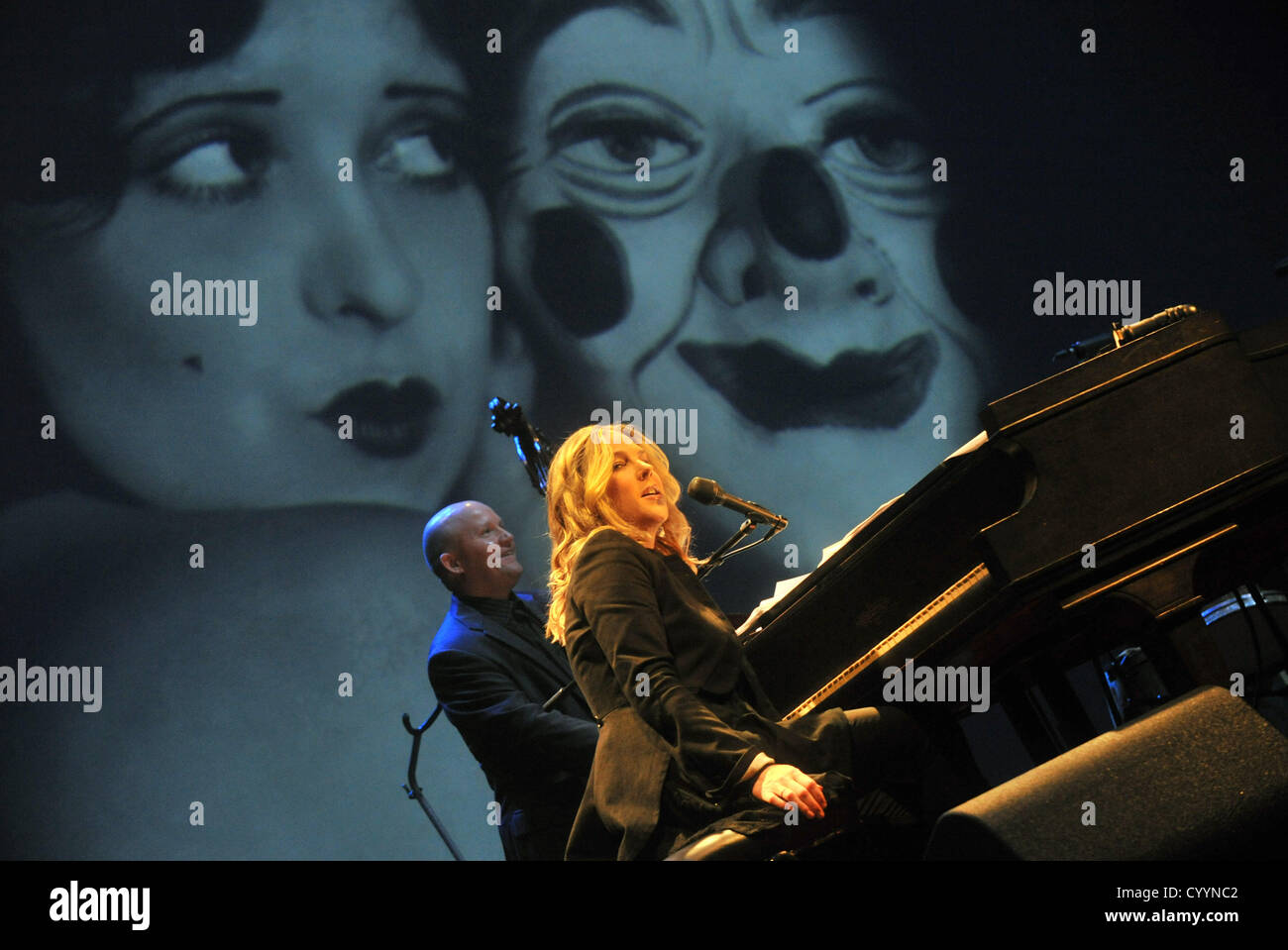Canadian jazz pianist singer diana hi-res stock photography and images ...