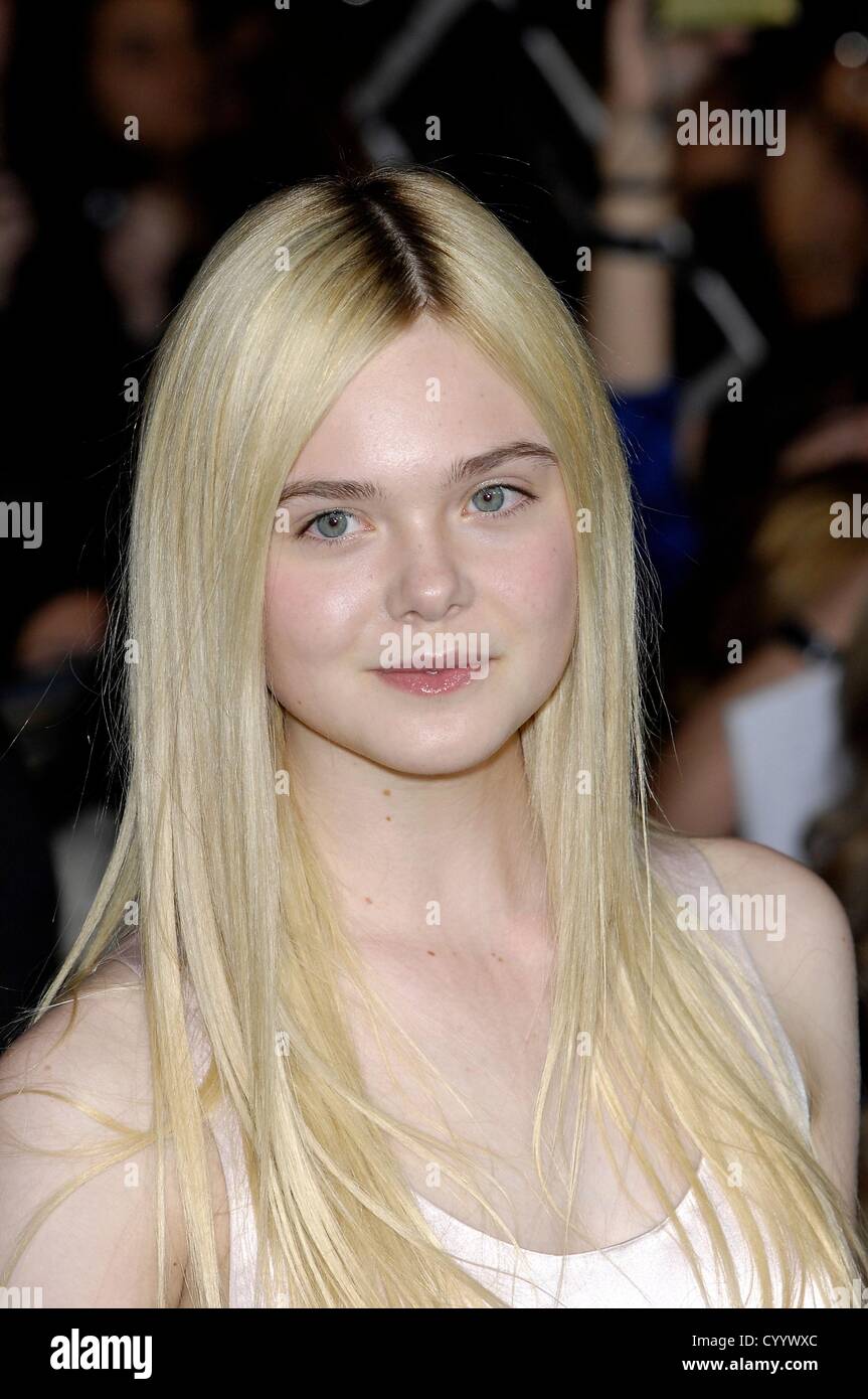 Elle Fanning at arrivals for THE TWILIGHT SAGA: BREAKING DAWN - PART 2 ...