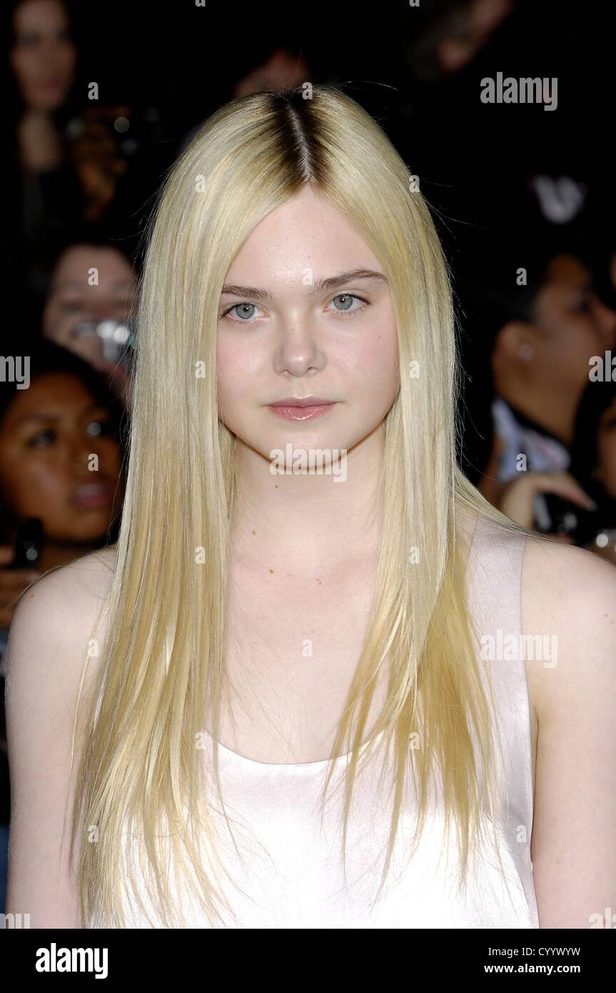 Elle Fanning at arrivals for THE TWILIGHT SAGA: BREAKING DAWN - PART 2 ...