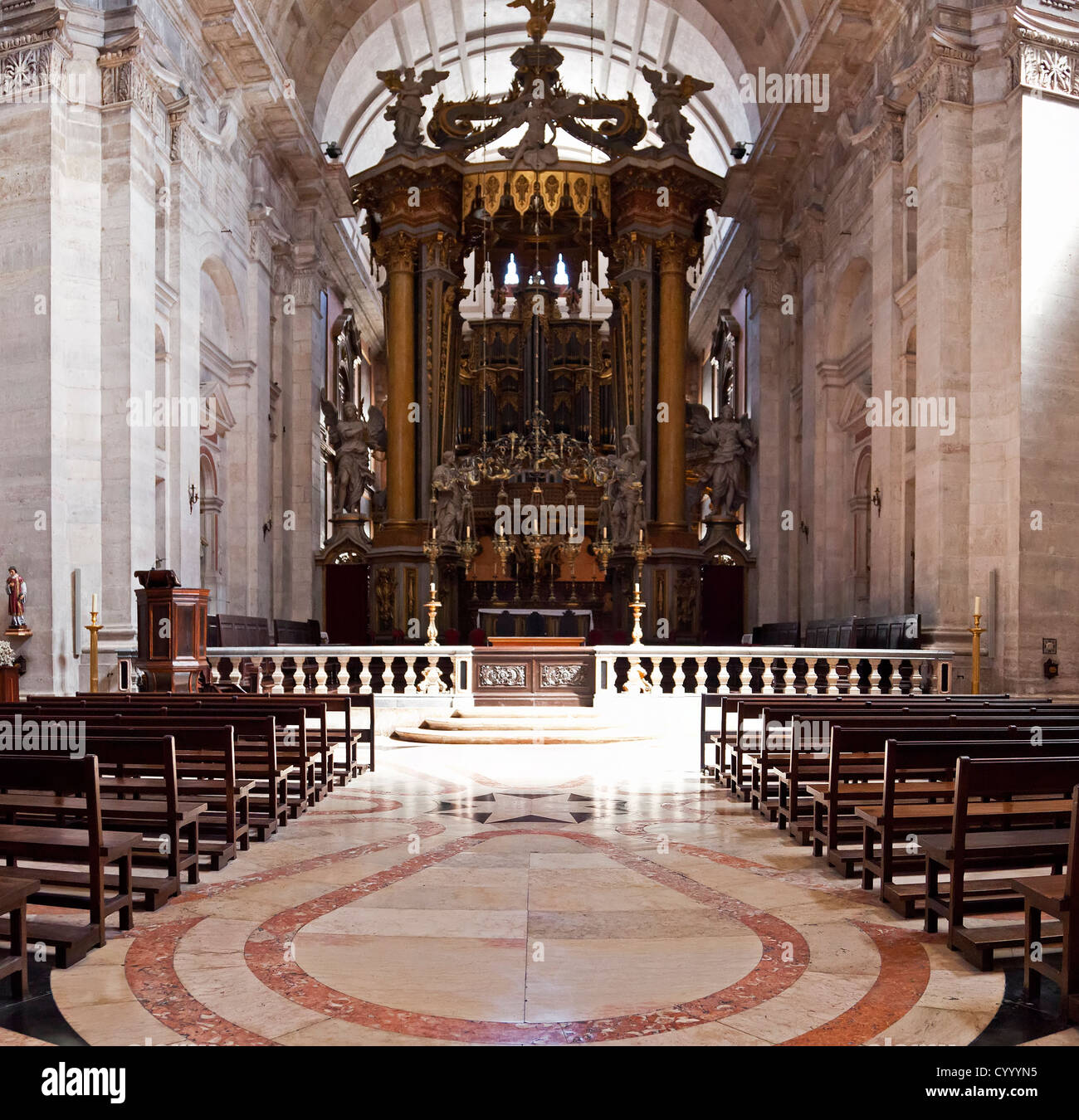 Baldachin altar hi-res stock photography and images - Alamy