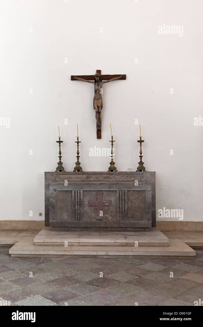 Altar crucifix hi-res stock photography and images - Alamy