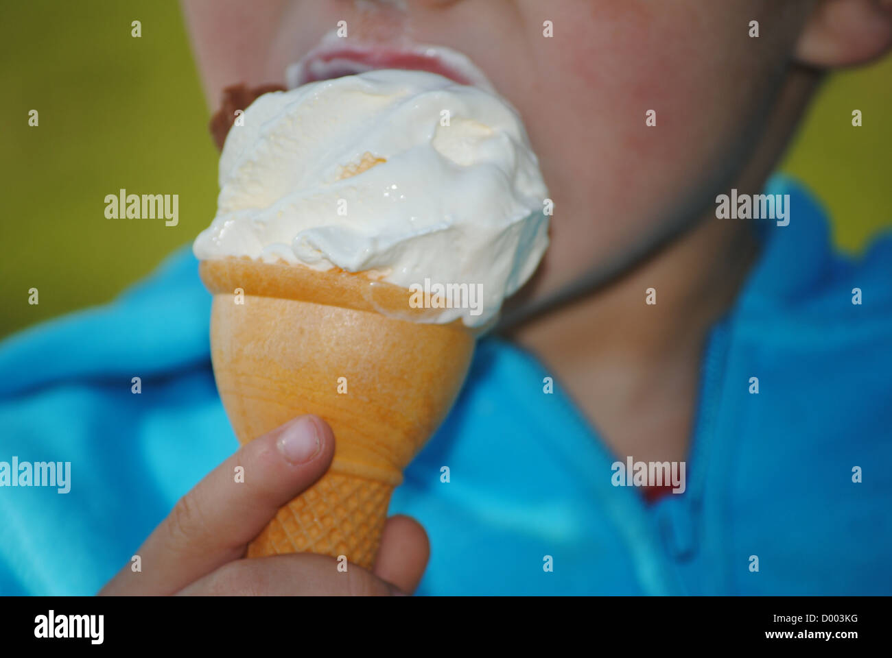 child eating ice cream Stock Photo - Alamy