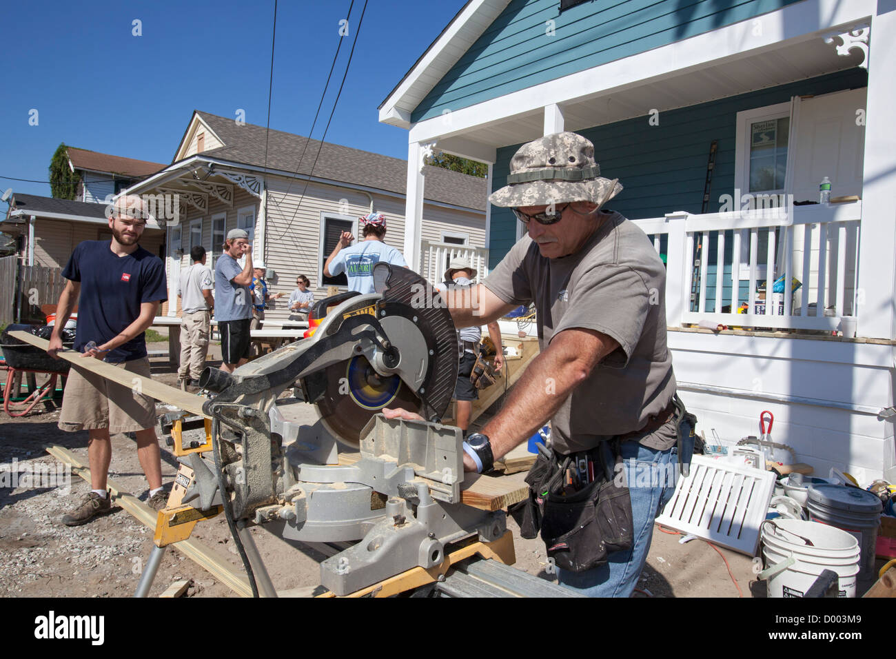 Volunteers Build Habitat for Humanity House in New Orleans Stock Photo ...