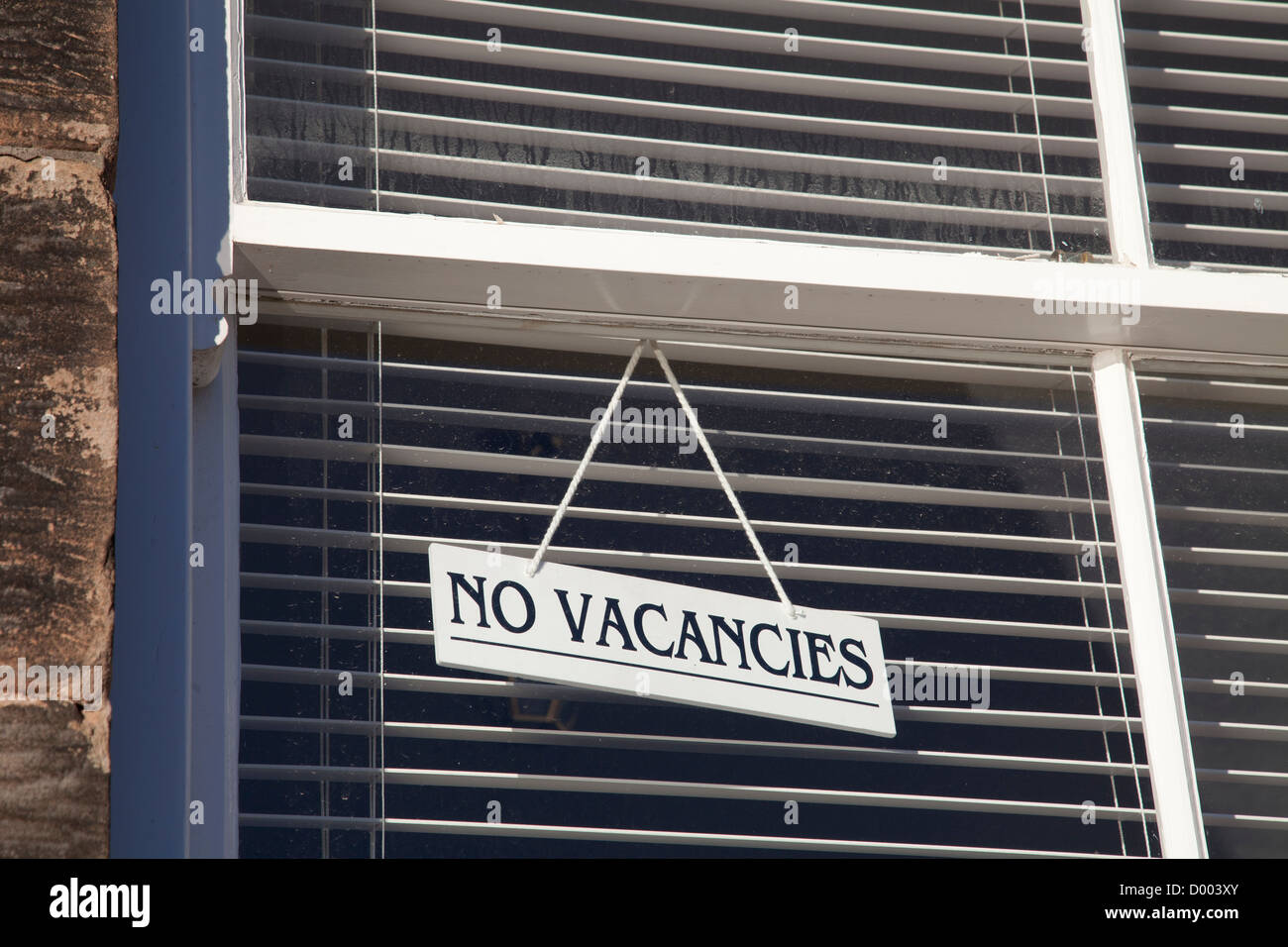 No vacancies sign hi-res stock photography and images - Alamy
