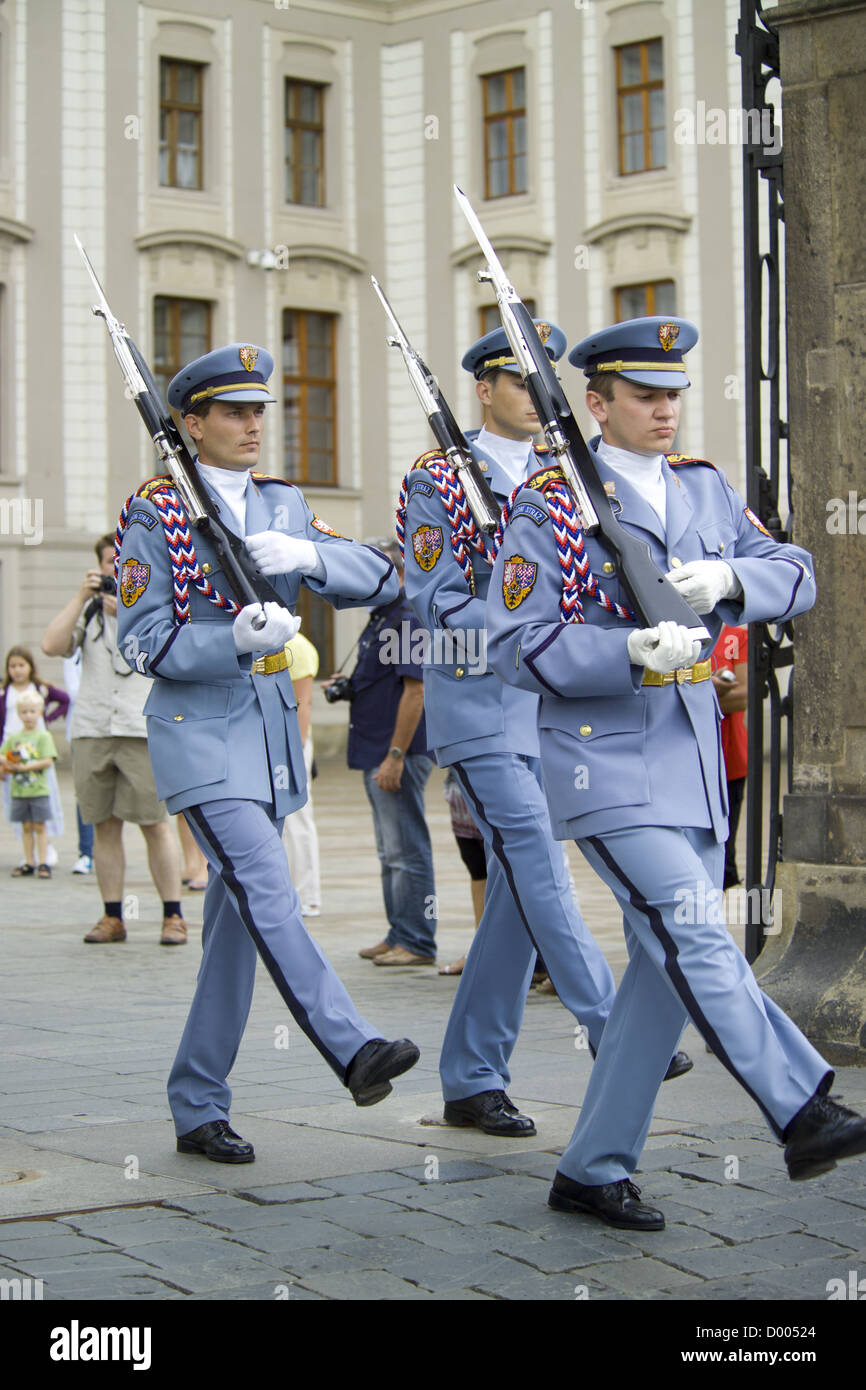 Prague castle royal guard hi-res stock photography and images - Alamy