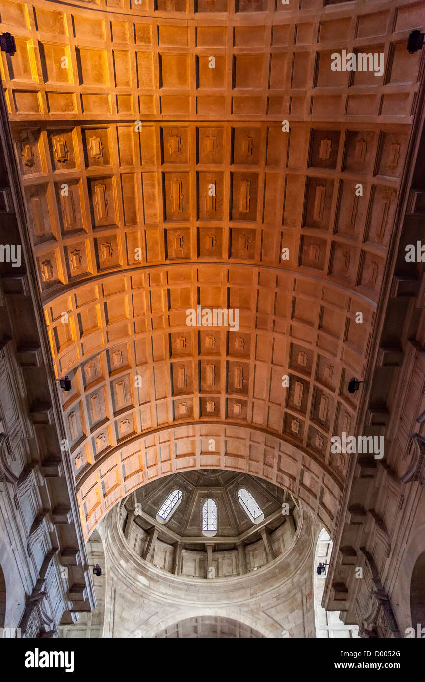 Vault ceiling hi-res stock photography and images - Alamy
