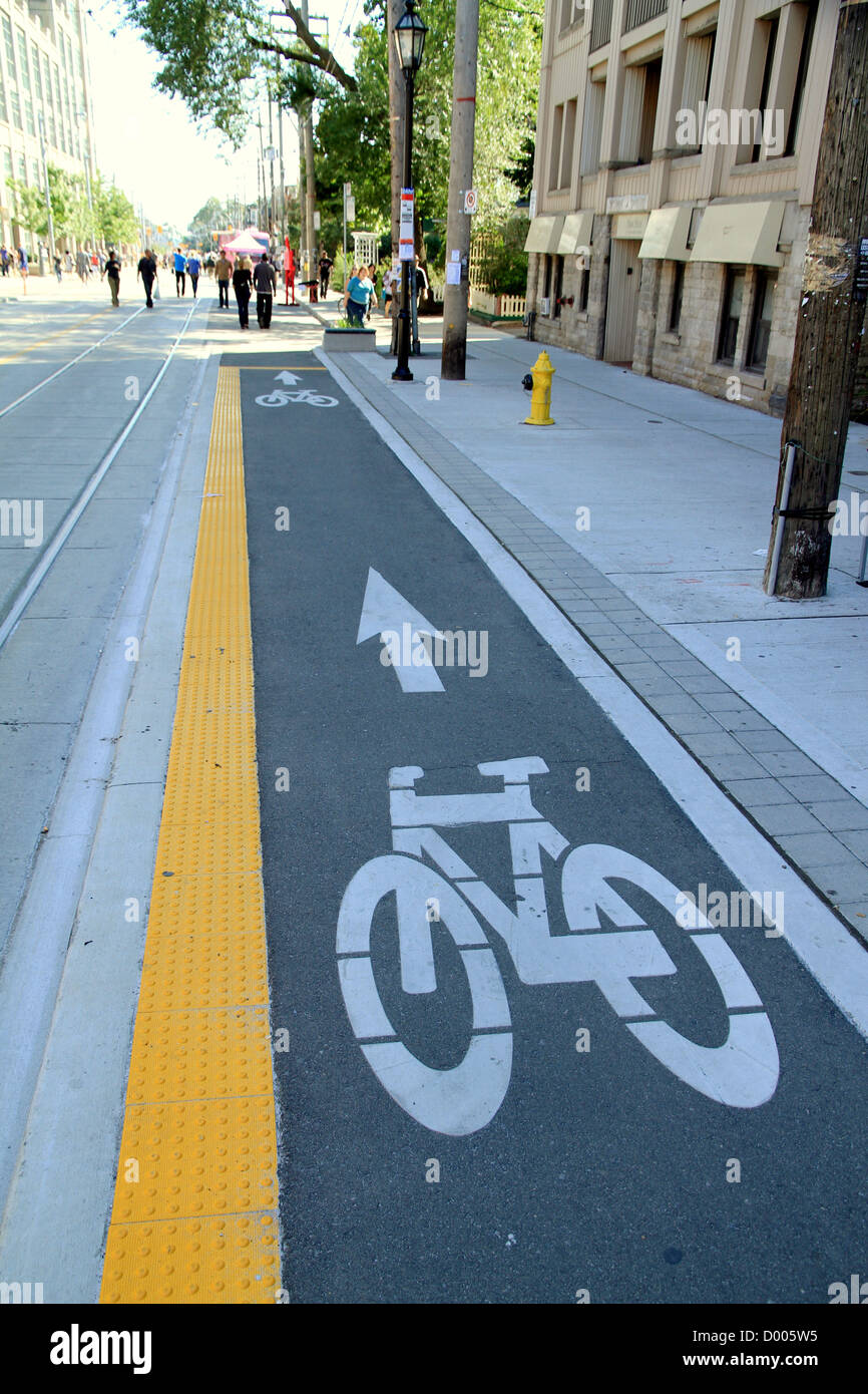 Toronto bike lane hi-res stock photography and images - Alamy