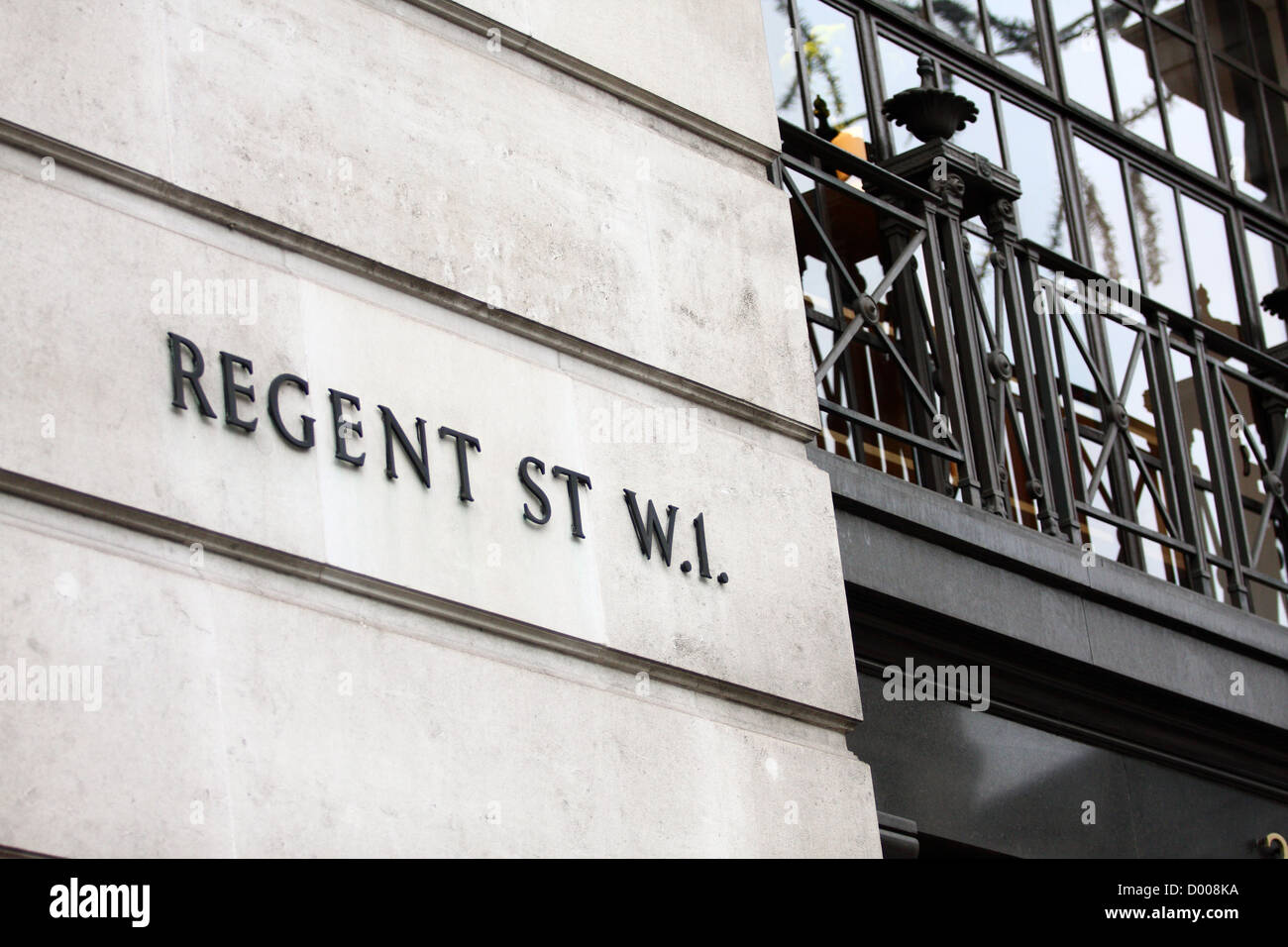 A 'Regent Street ' sign on the side of a building Stock Photo - Alamy