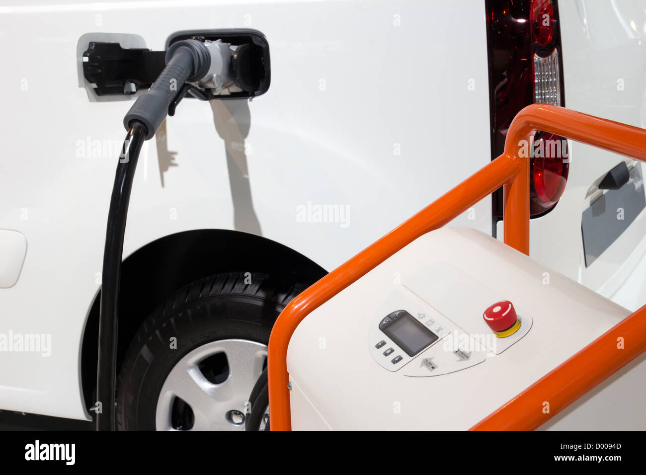 Hybrid electric vehicles hi-res stock photography and images - Alamy