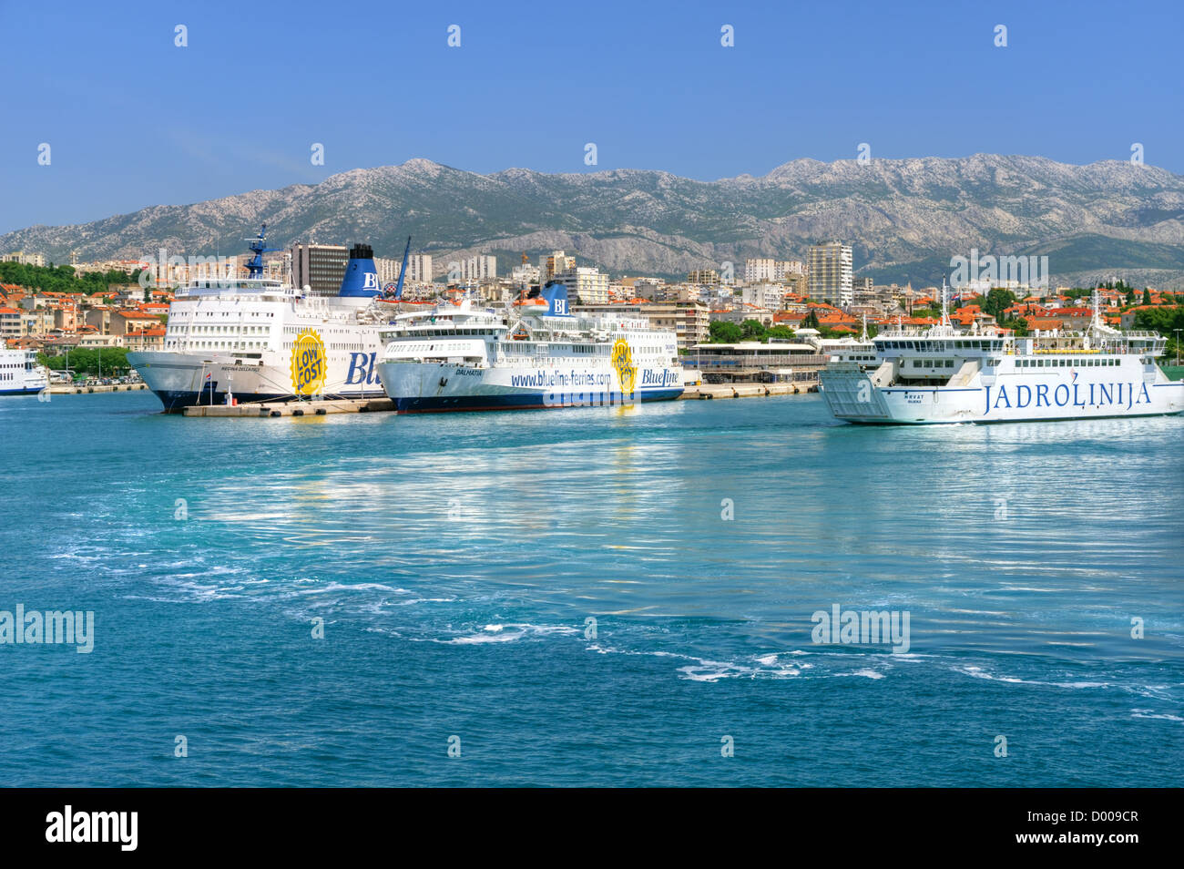 Harbor seaside coast urban split hi-res stock photography and images ...