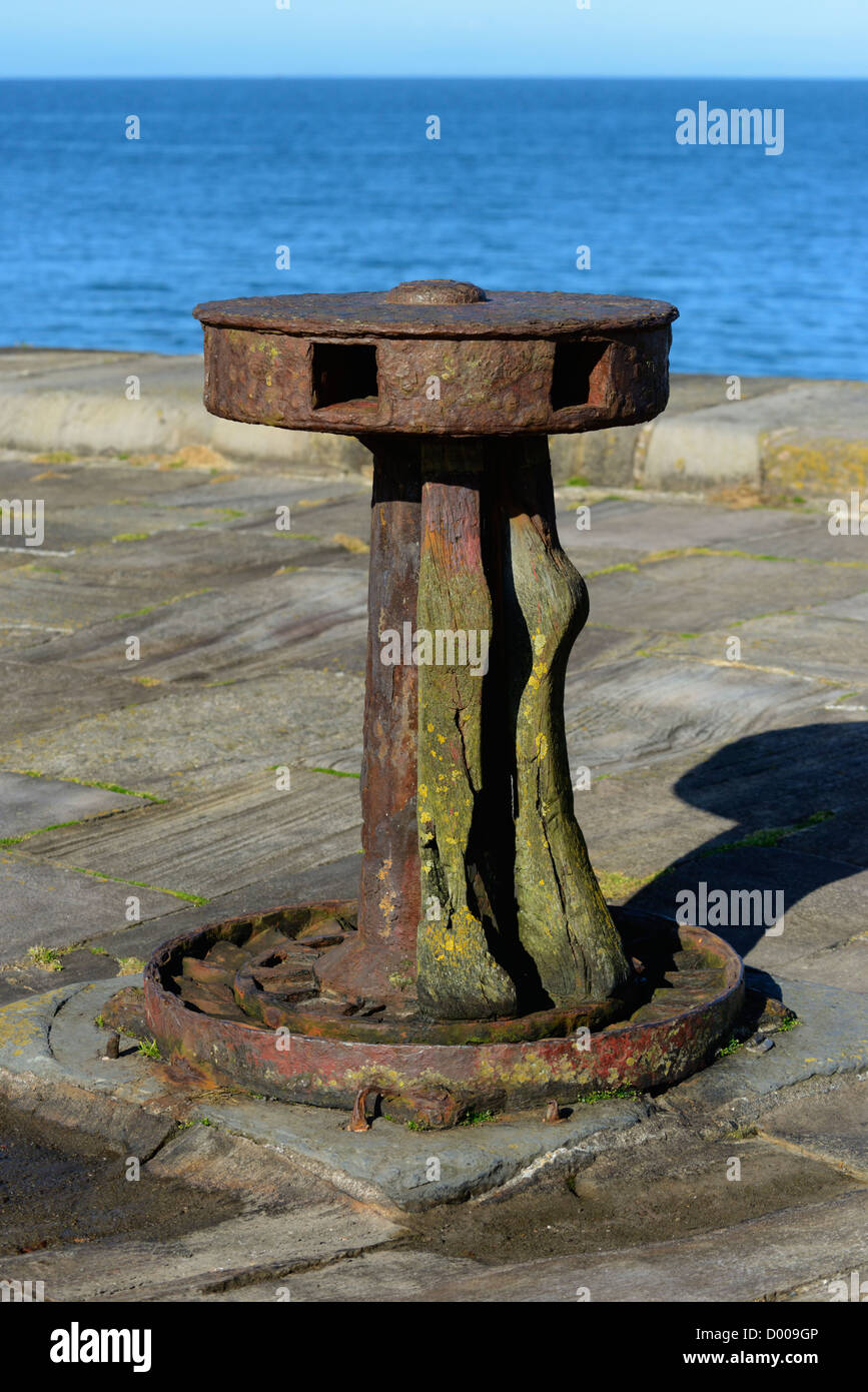 Iron capstan hi-res stock photography and images - Alamy