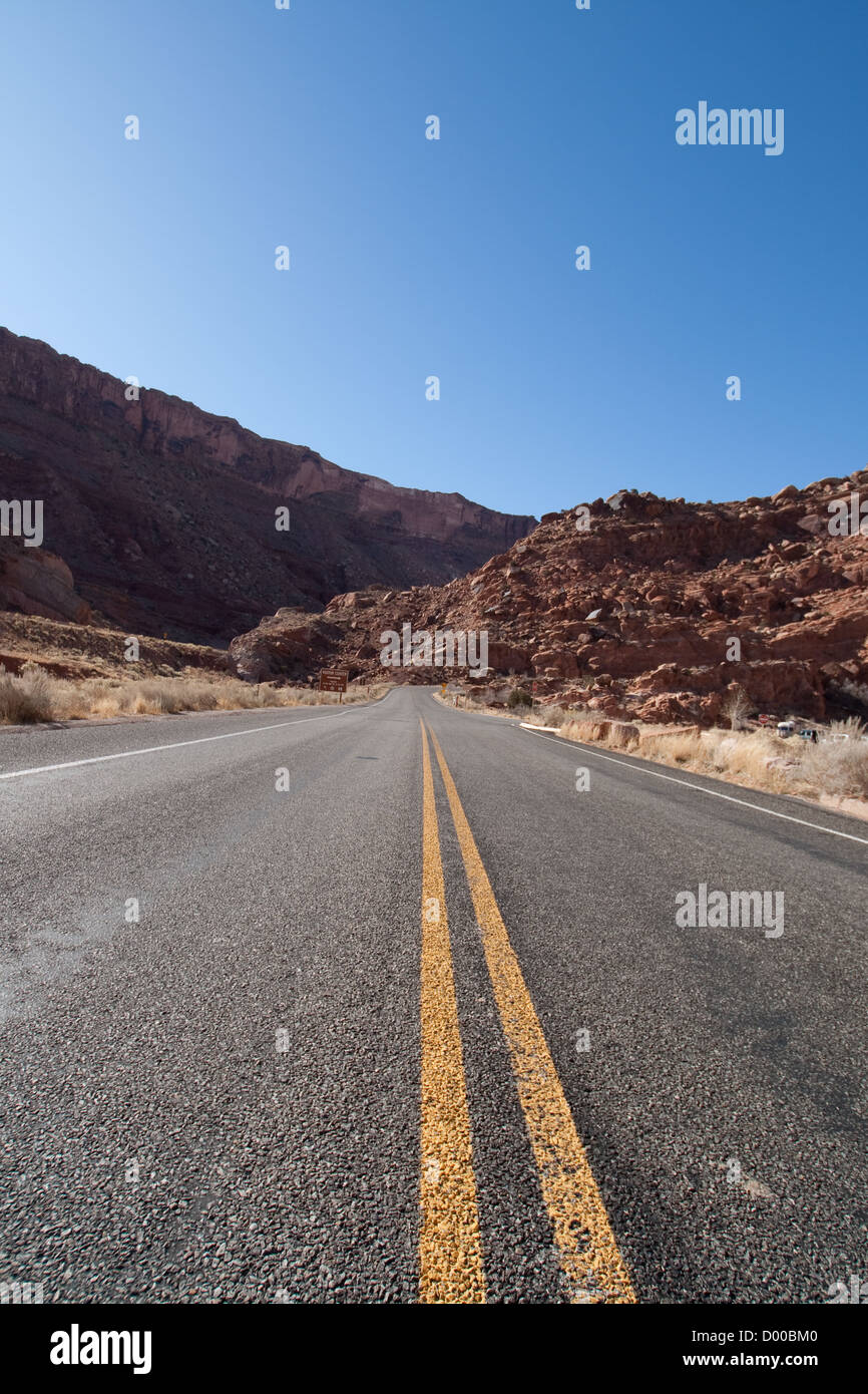 Bicentennial Highway at Hite bridge in Glen Canyon National ...