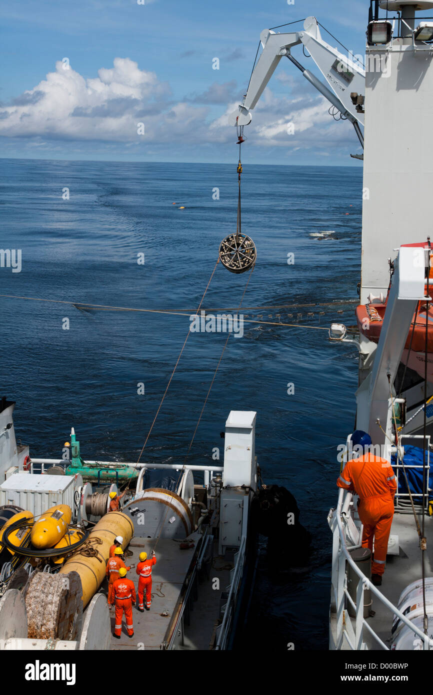 Seismic exploration ocean hi-res stock photography and images - Alamy