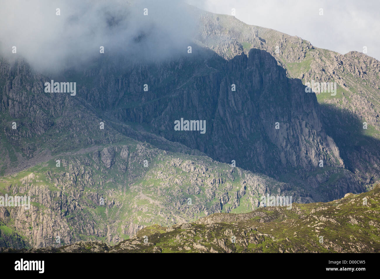 Cloud descending onto Pillar Rock in the Lake District Stock Photo - Alamy