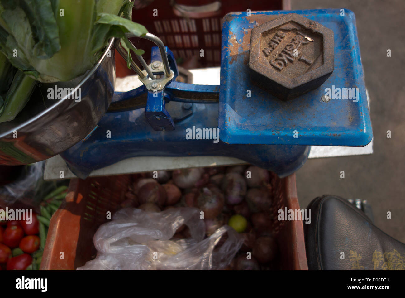 Traditional balance scales india hi-res stock photography and images ...