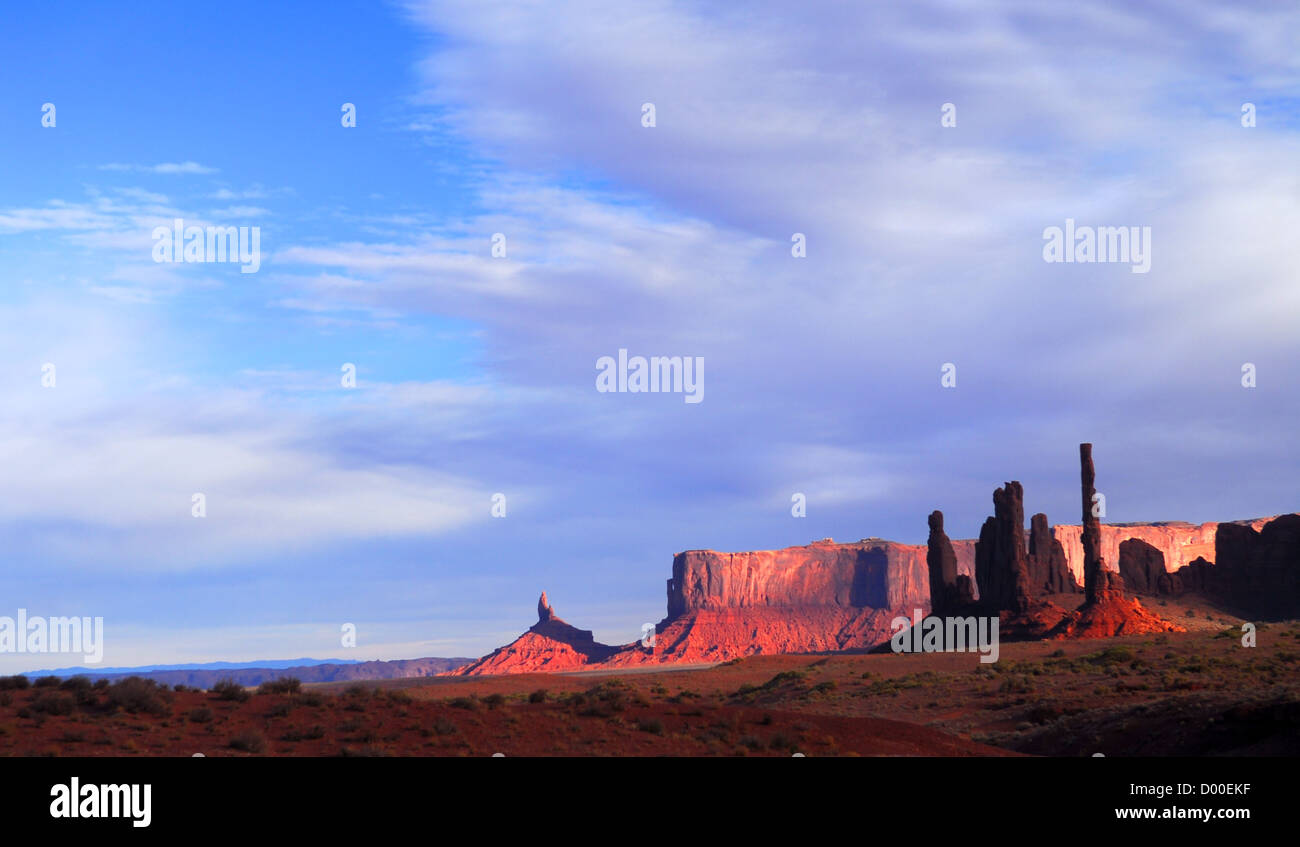 First light striking the formations in Mystery Valley Stock Photo - Alamy