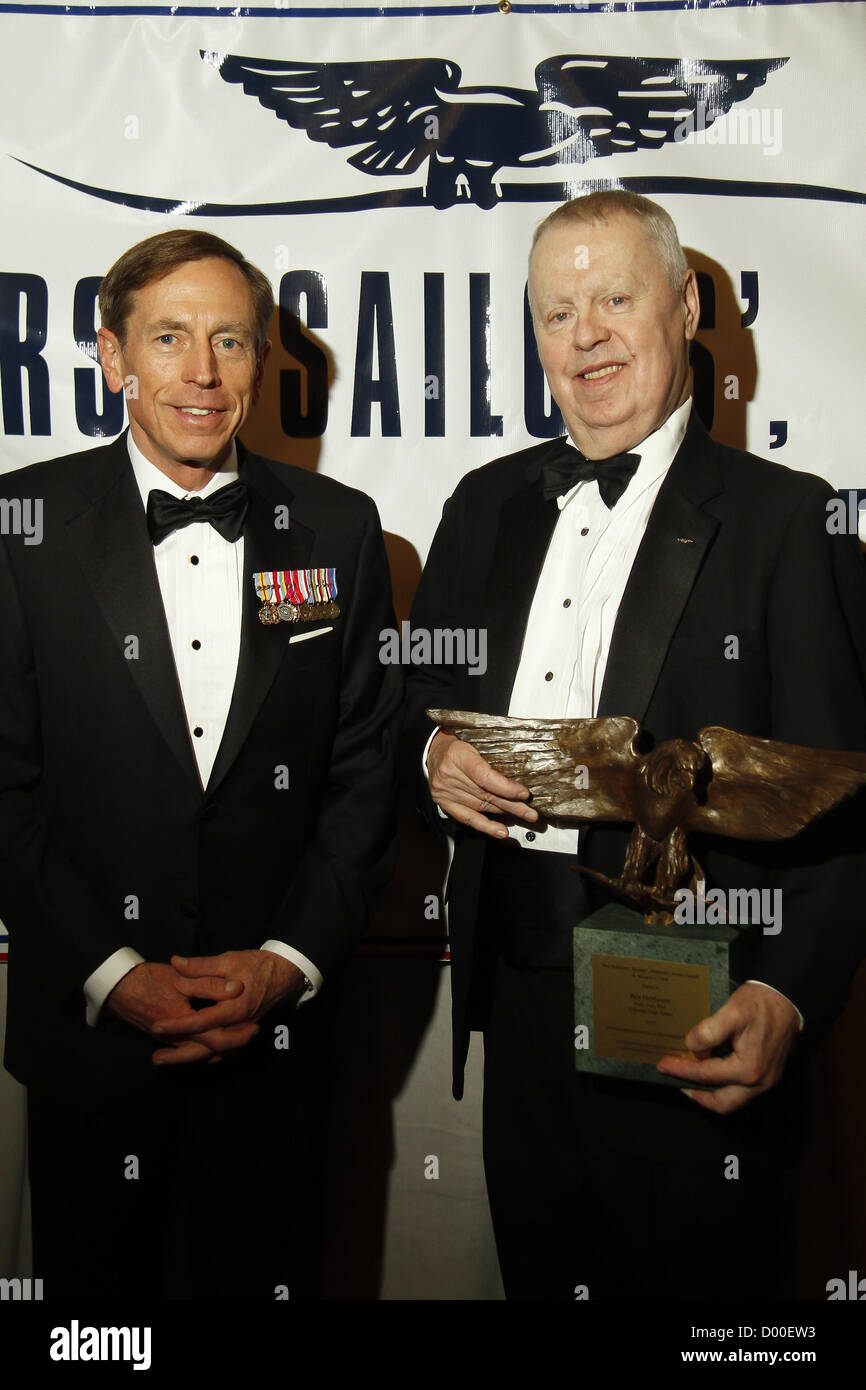 General david patraeus hi-res stock photography and images - Alamy