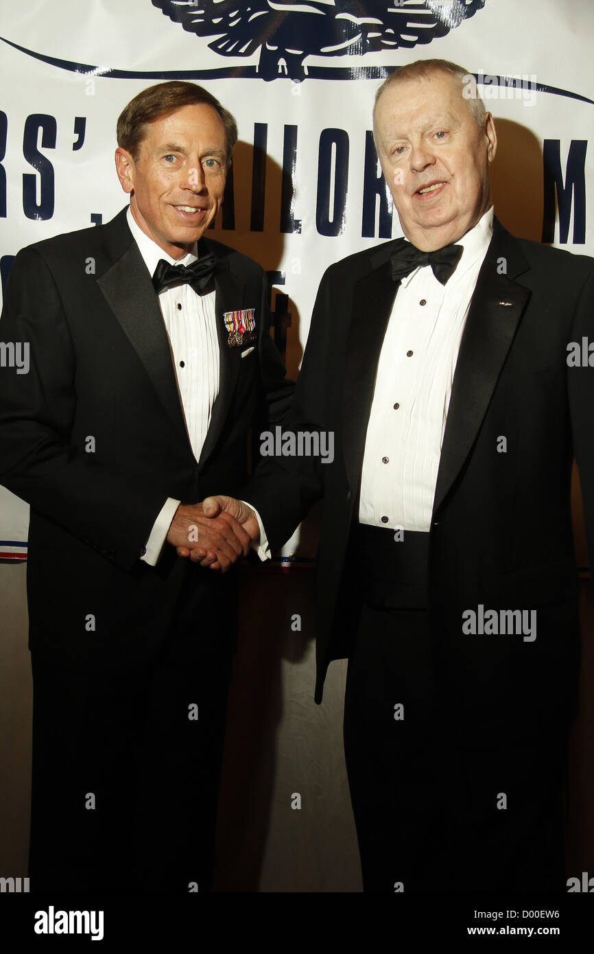 General david petraeus army general hi-res stock photography and images ...