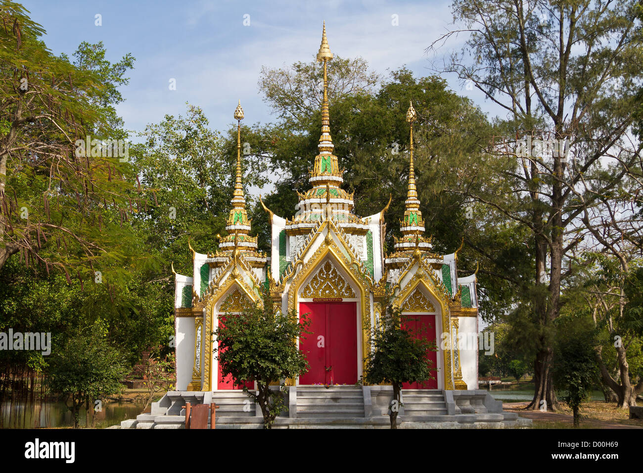 Splendid temple hi-res stock photography and images - Alamy