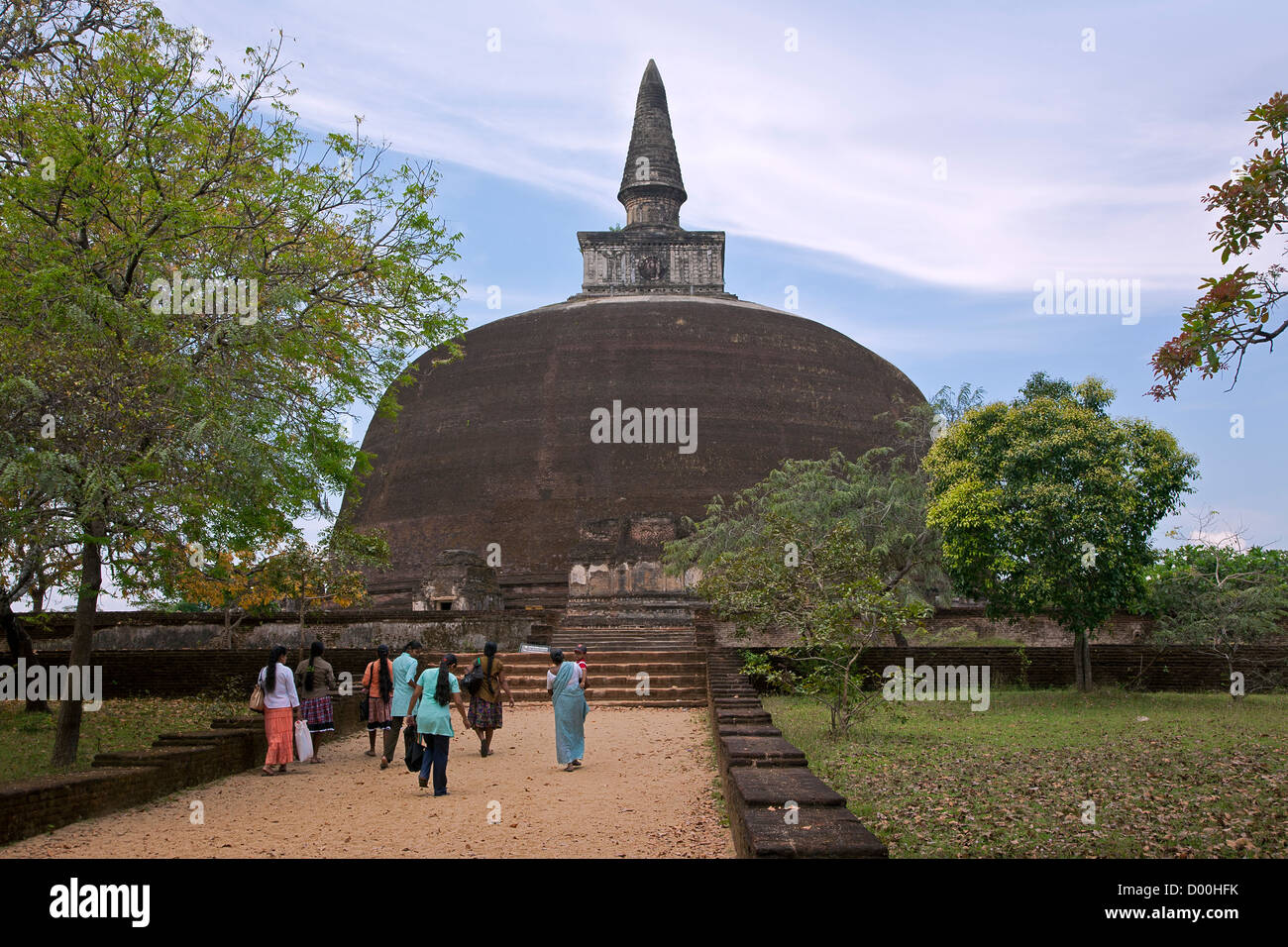 Rankot vihara polonnaruwa hi-res stock photography and images - Alamy