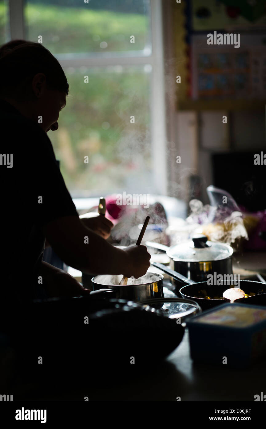 Cooking school girls hi-res stock photography and images - Alamy