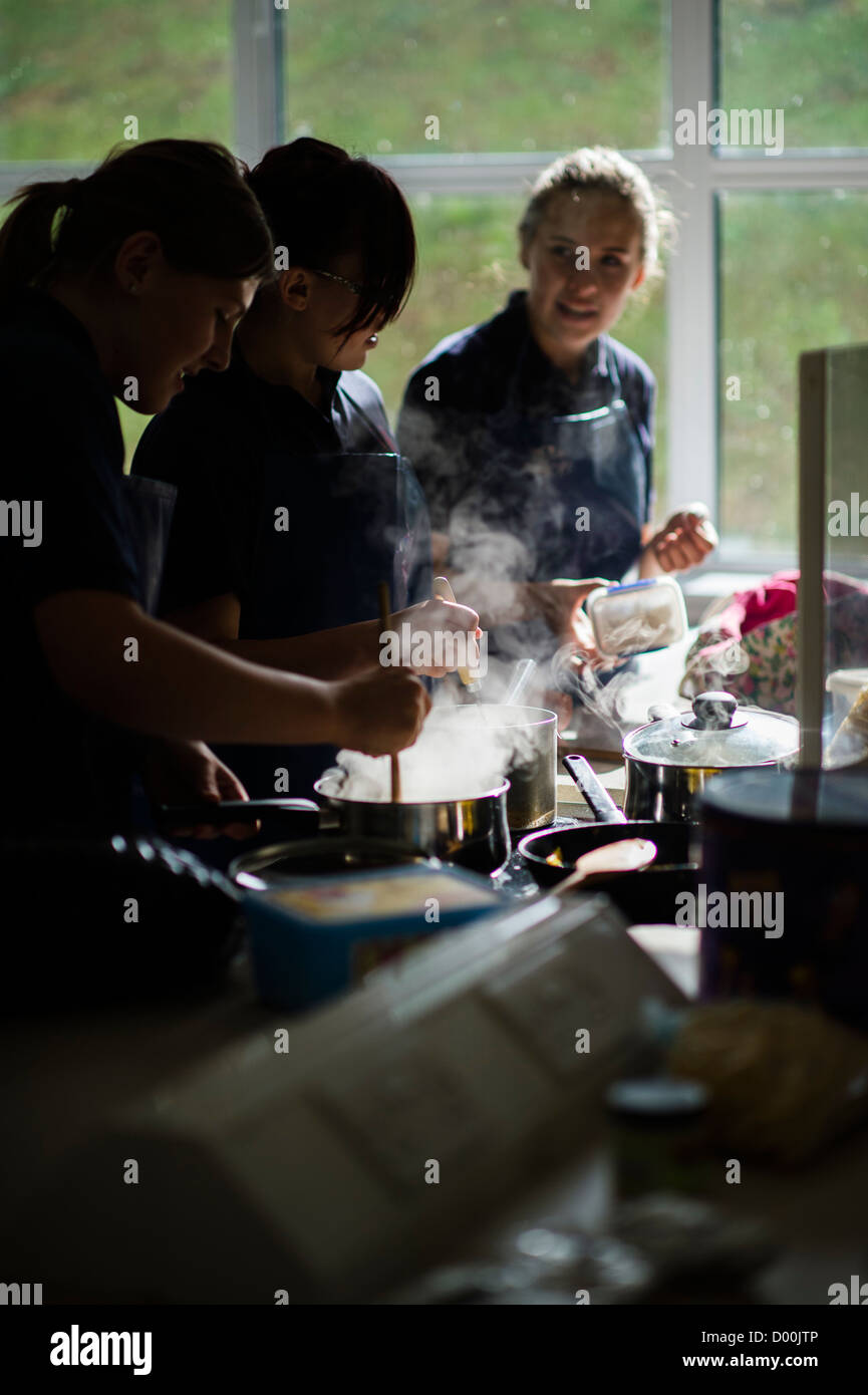 Child cooking lesson hi-res stock photography and images - Alamy