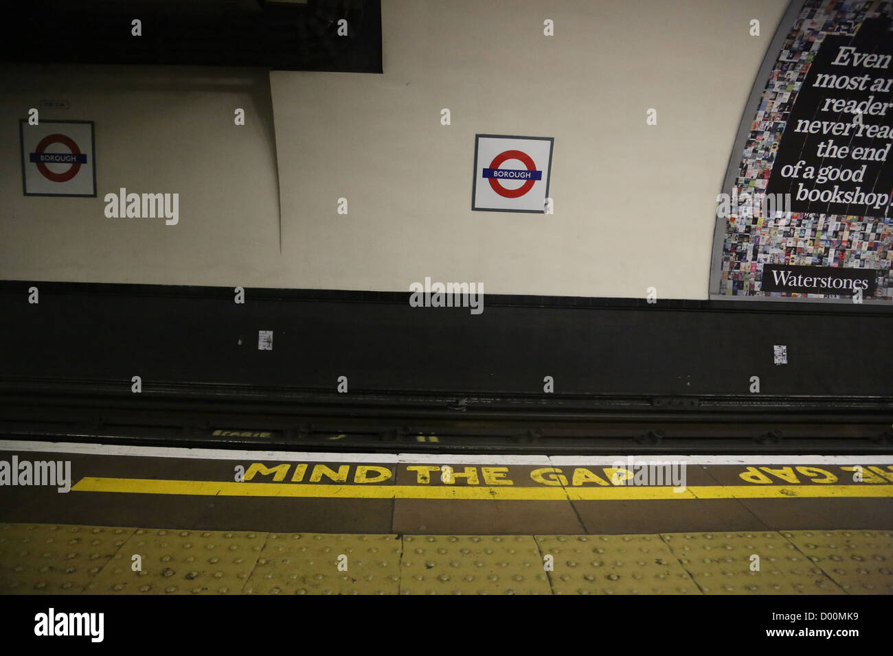 London England Borough Tube Station Platform Stock Photo - Alamy